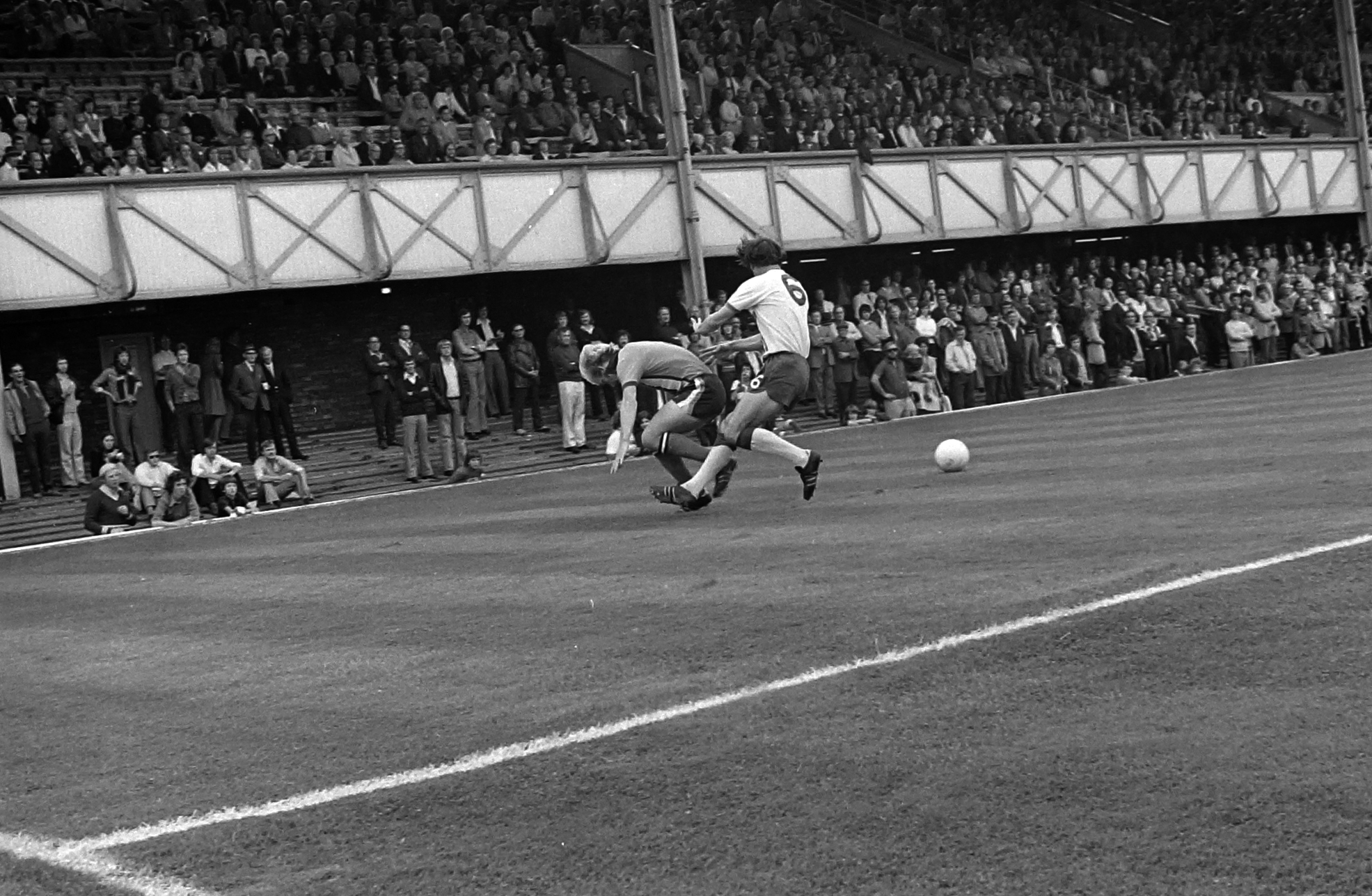 Portsmouth vs Luton Town FC (6th Sep 1975) | Hatters Heritage | A ...