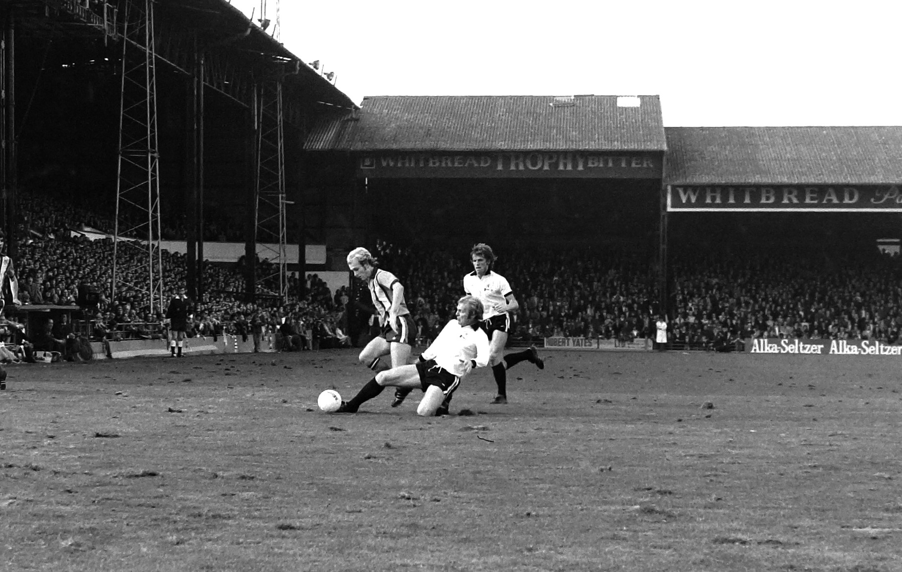 Luton Town FC vs Fulham (18th Oct 1975) | Hatters Heritage | A History ...