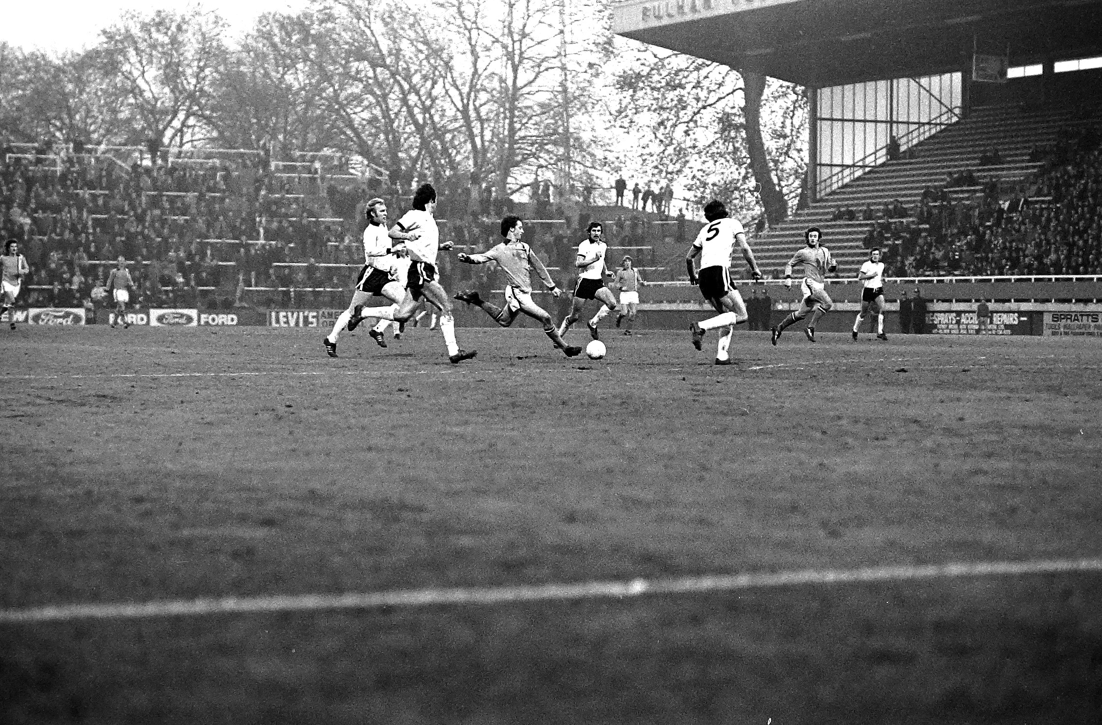 Fulham vs Luton Town FC (22nd Nov 1975) | Hatters Heritage | A History ...