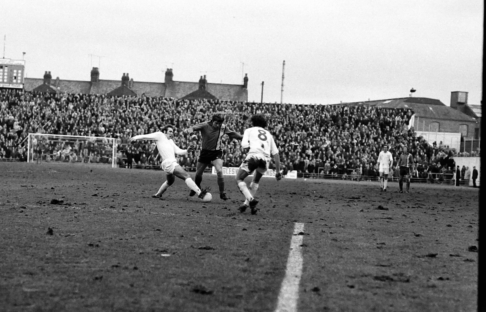 Luton Town FC vs Oxford United (26th Dec 1975) | Hatters Heritage | A ...