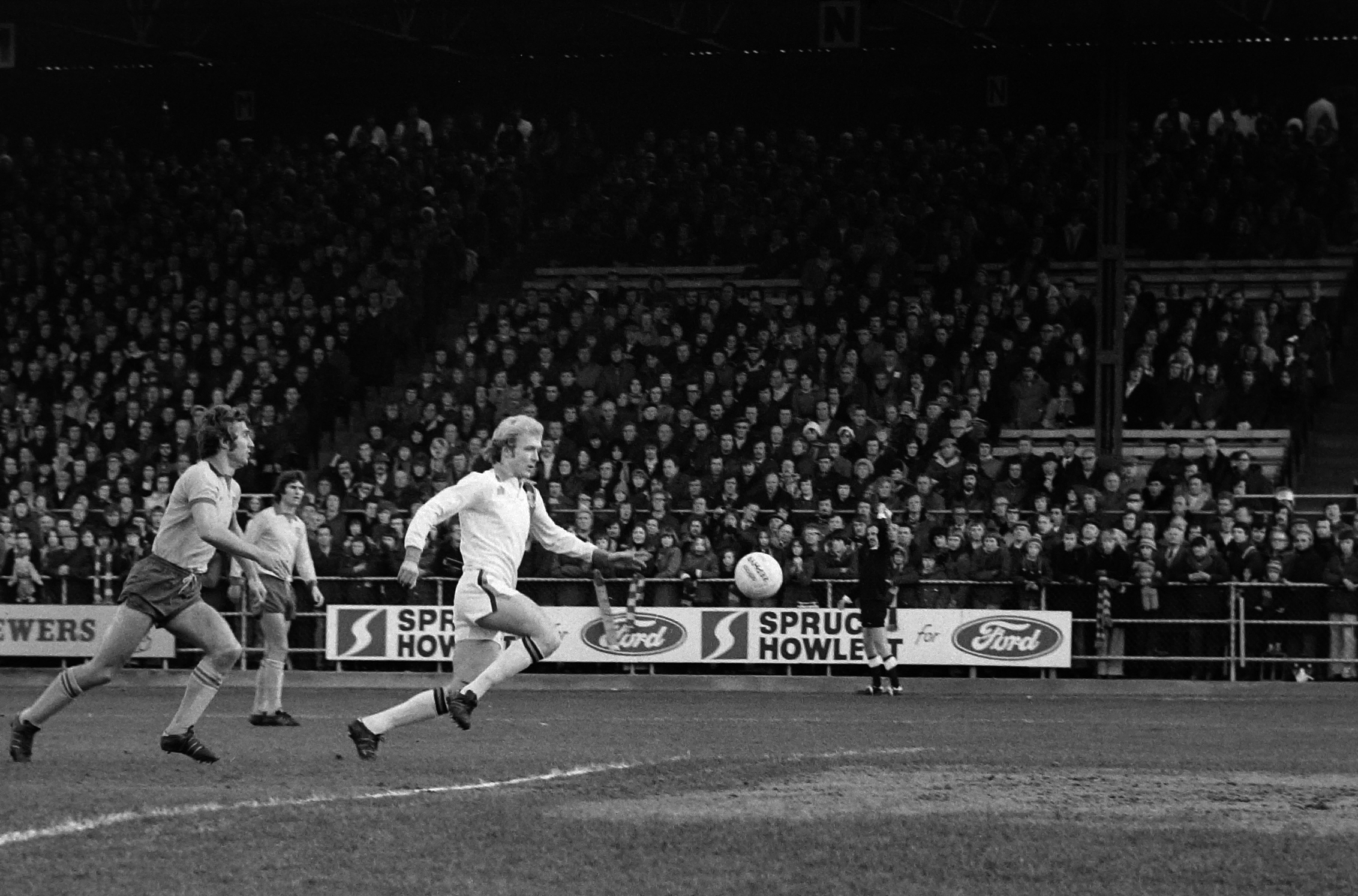 Norwich City vs Luton Town FC (24th Jan 1976) | Hatters Heritage | A ...