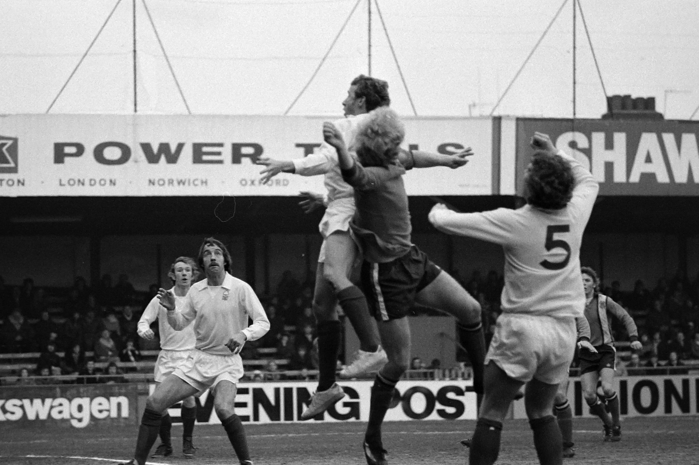 Luton Town FC vs Nottingham Forest (31st Jan 1976) | Hatters Heritage ...