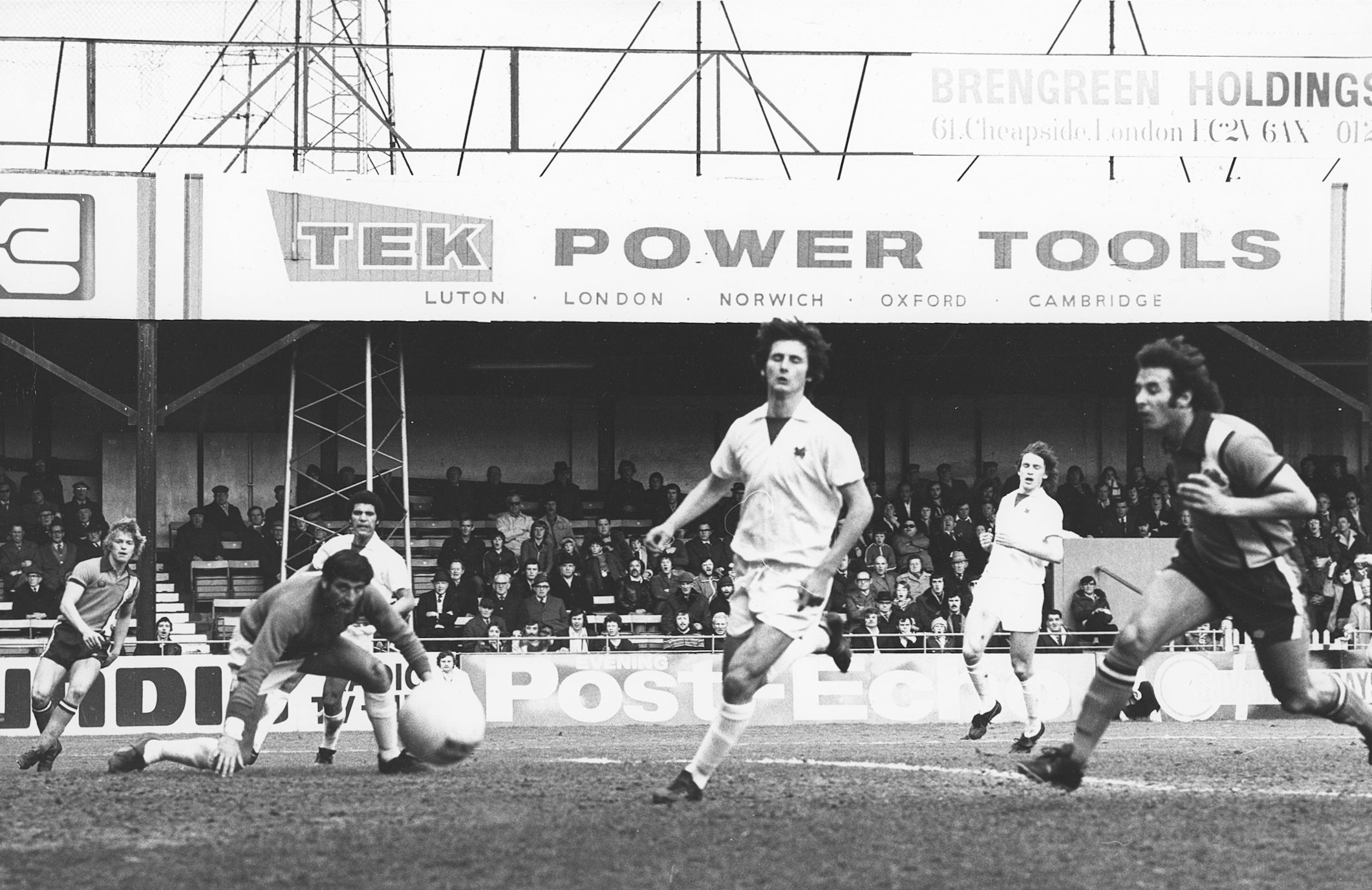 Luton Town FC vs Orient (11th Apr 1977) | Hatters Heritage | A History ...