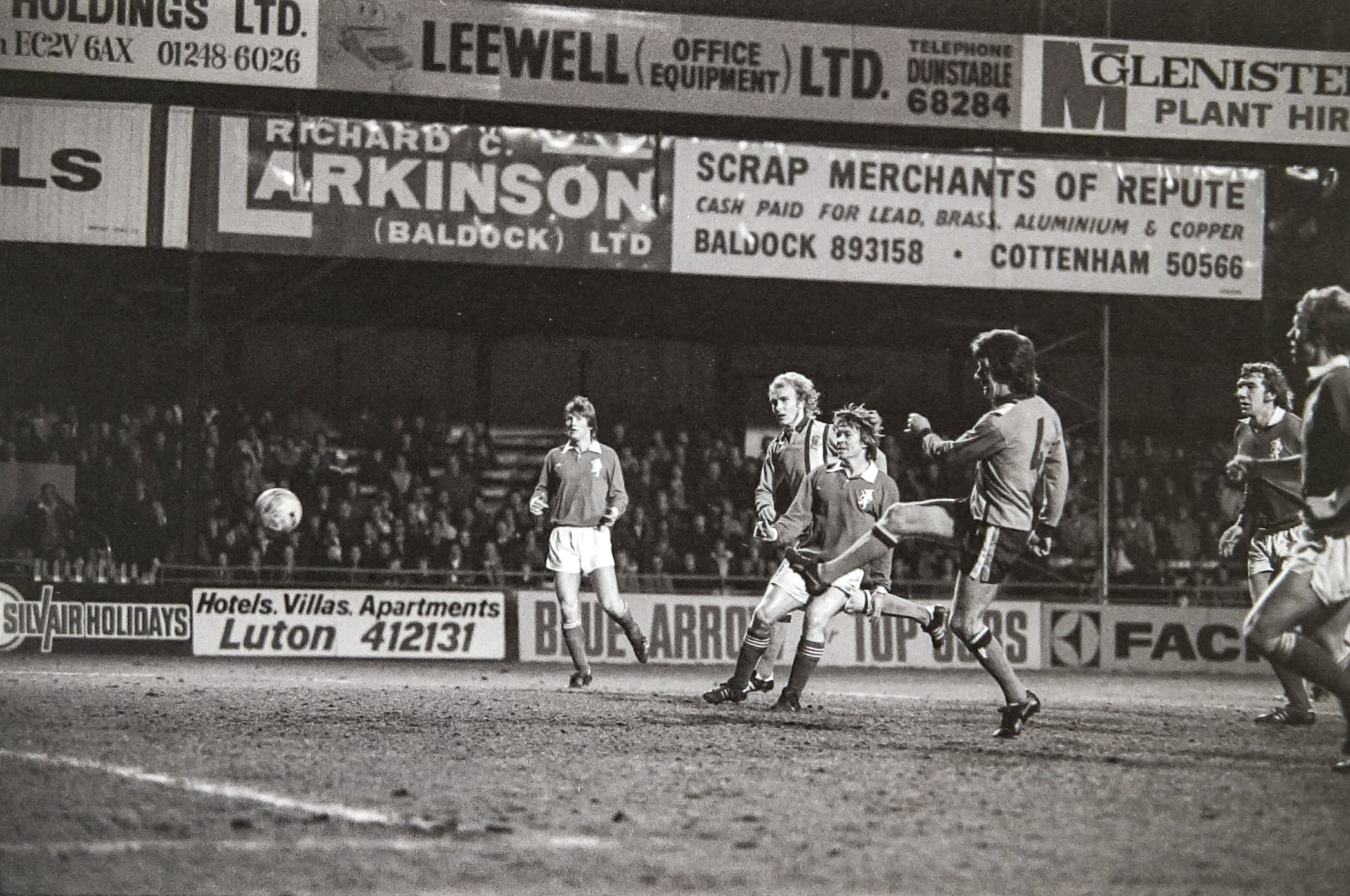Luton Town FC vs Millwall (12th Apr 1977) | Hatters Heritage | A ...