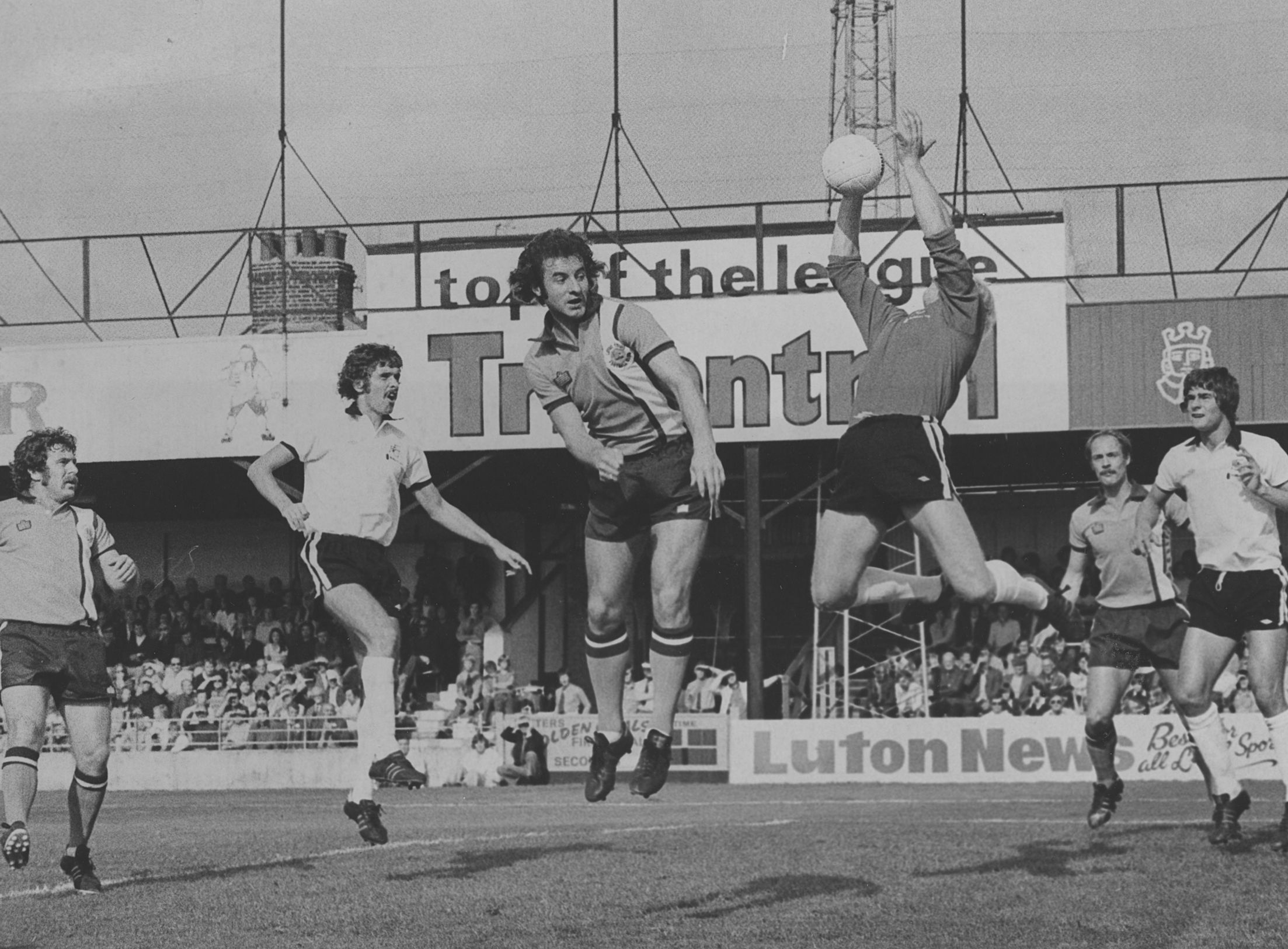 Luton Town FC vs Fulham (18th Sep 1976) | Hatters Heritage | A History ...