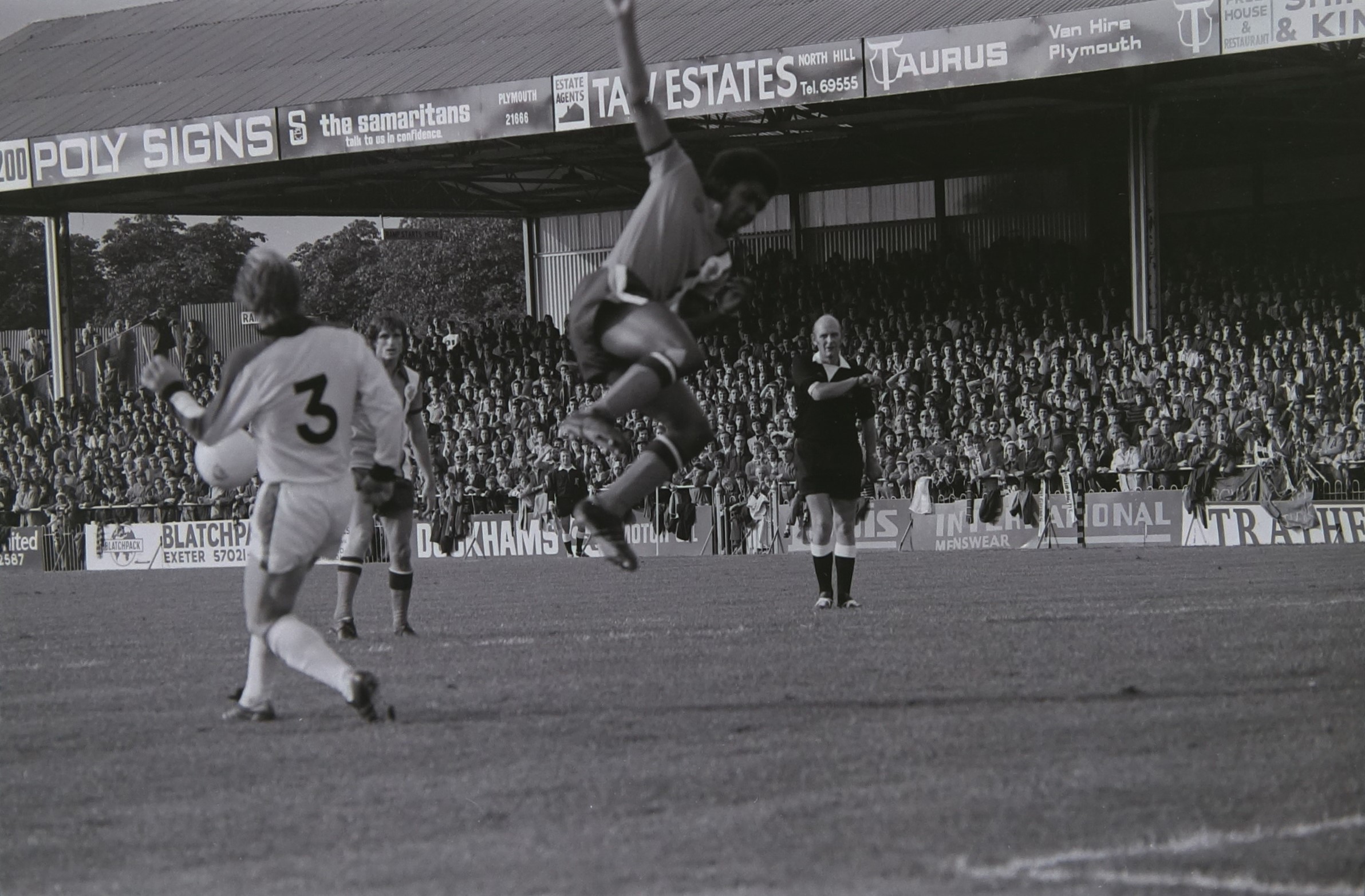 Plymouth Argyle vs Luton Town FC (2nd Oct 1976) | Hatters Heritage | A ...
