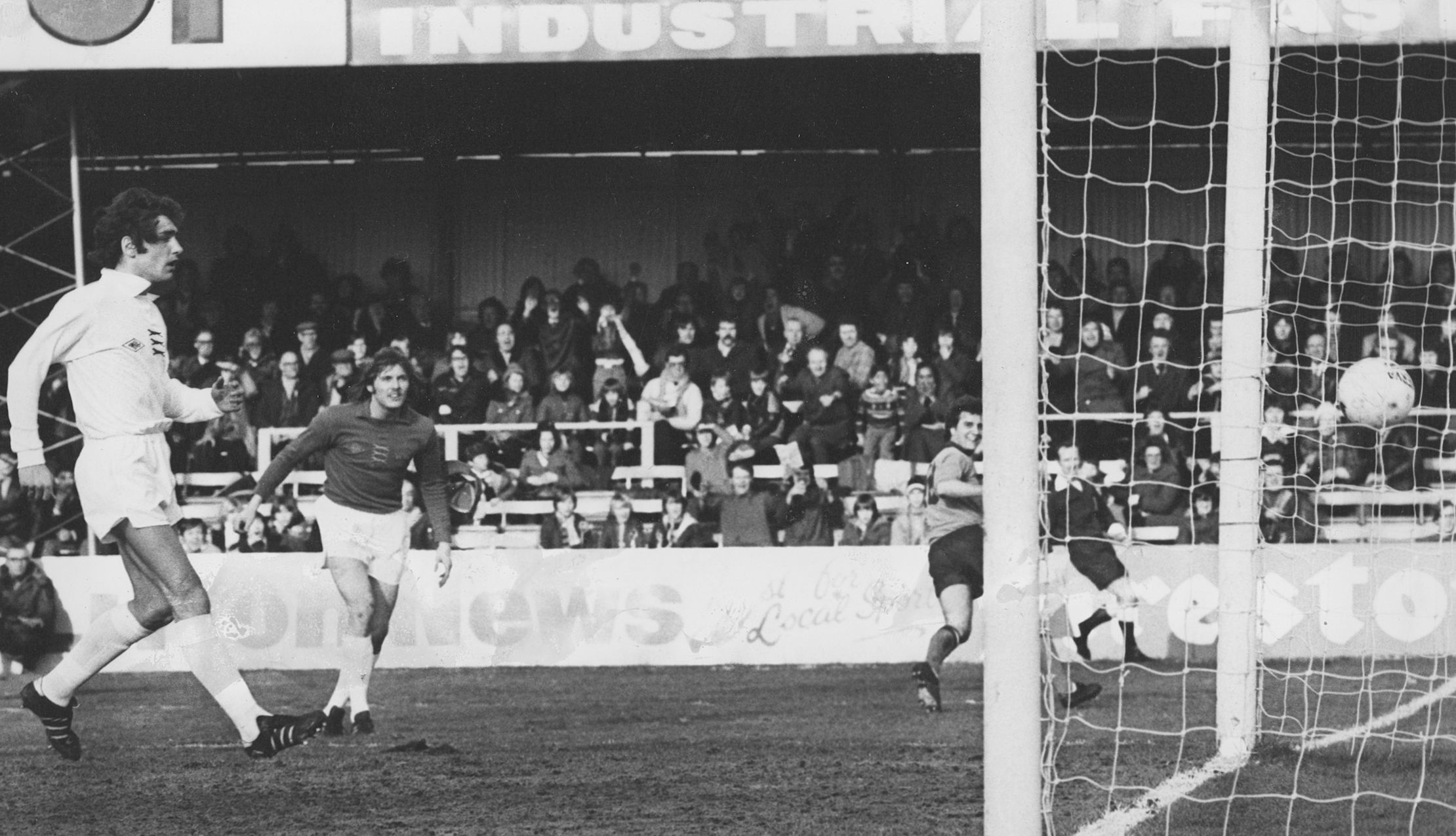 Luton Town FC vs Wolverhampton Wanderers (5th Mar 1977) | Hatters ...