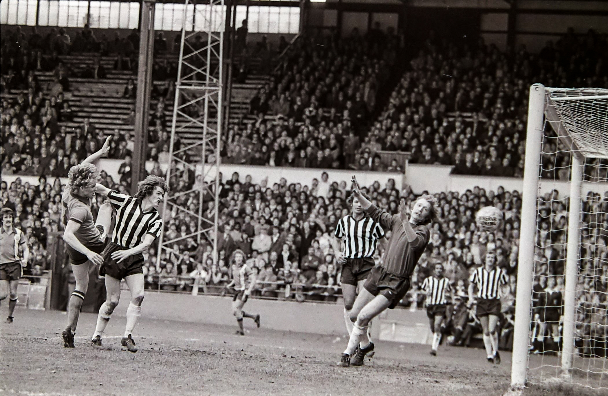 Luton Town FC vs Notts County (23rd Apr 1977) | Hatters Heritage | A ...