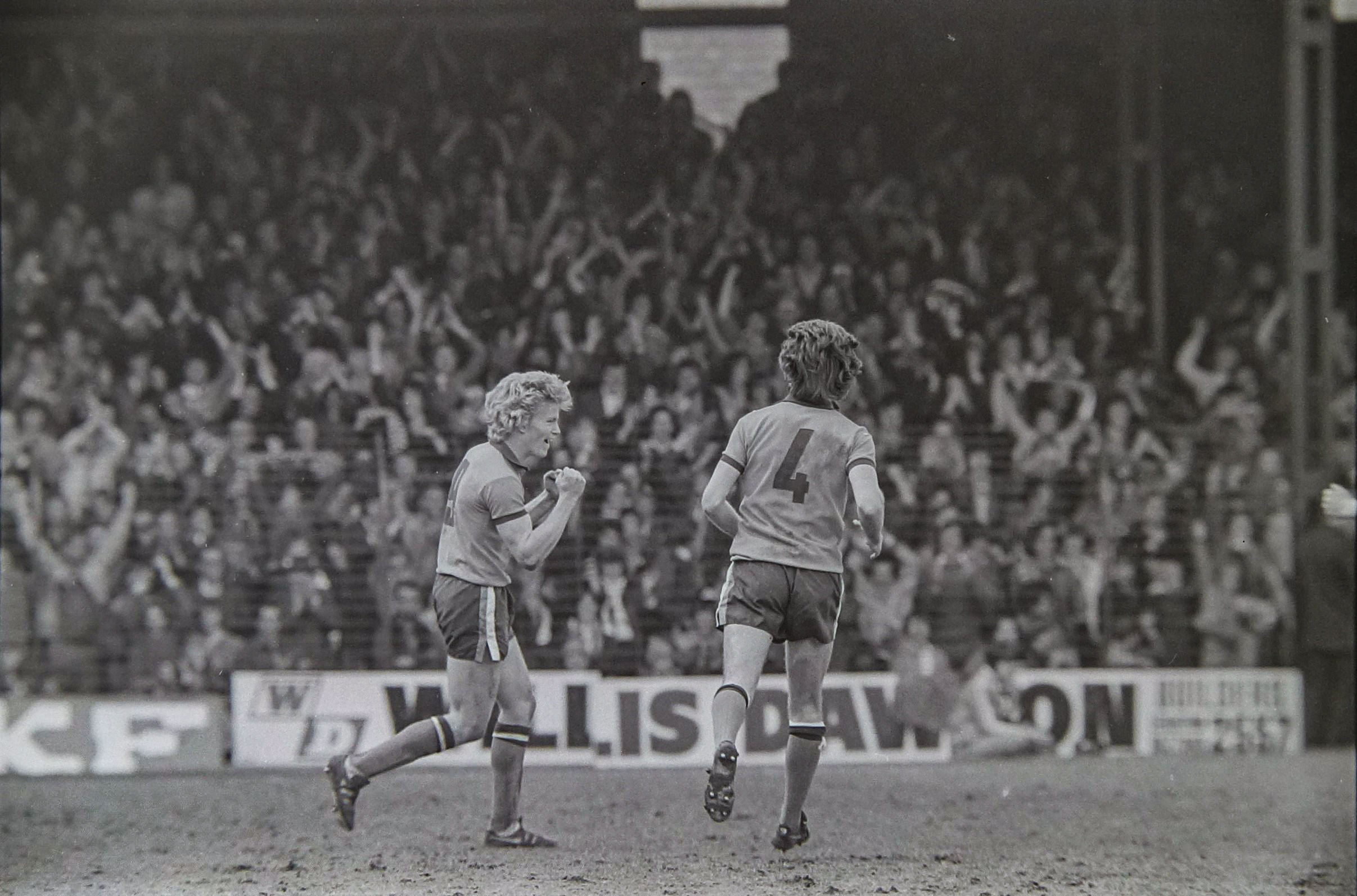Luton Town FC vs Bolton Wanderers (7th May 1977) | Hatters Heritage | A ...