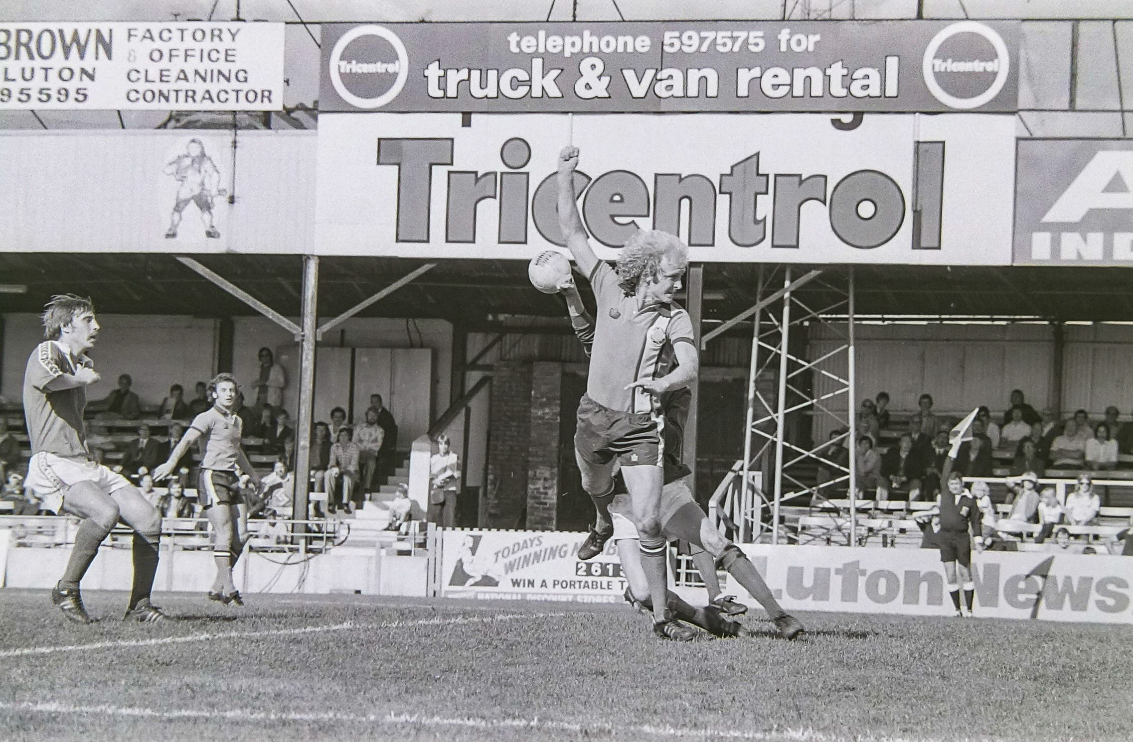 Luton Town FC vs Charlton Athletic (3rd Sep 1977) | Hatters Heritage ...