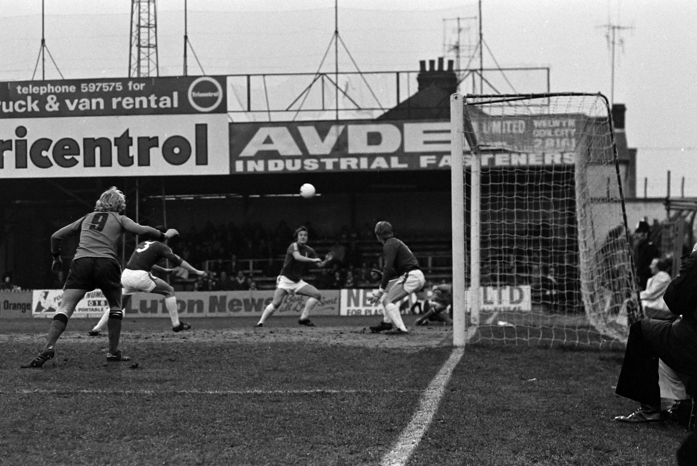 Luton Town FC vs Oldham Athletic (14th Jan 1978) | Hatters Heritage | A ...