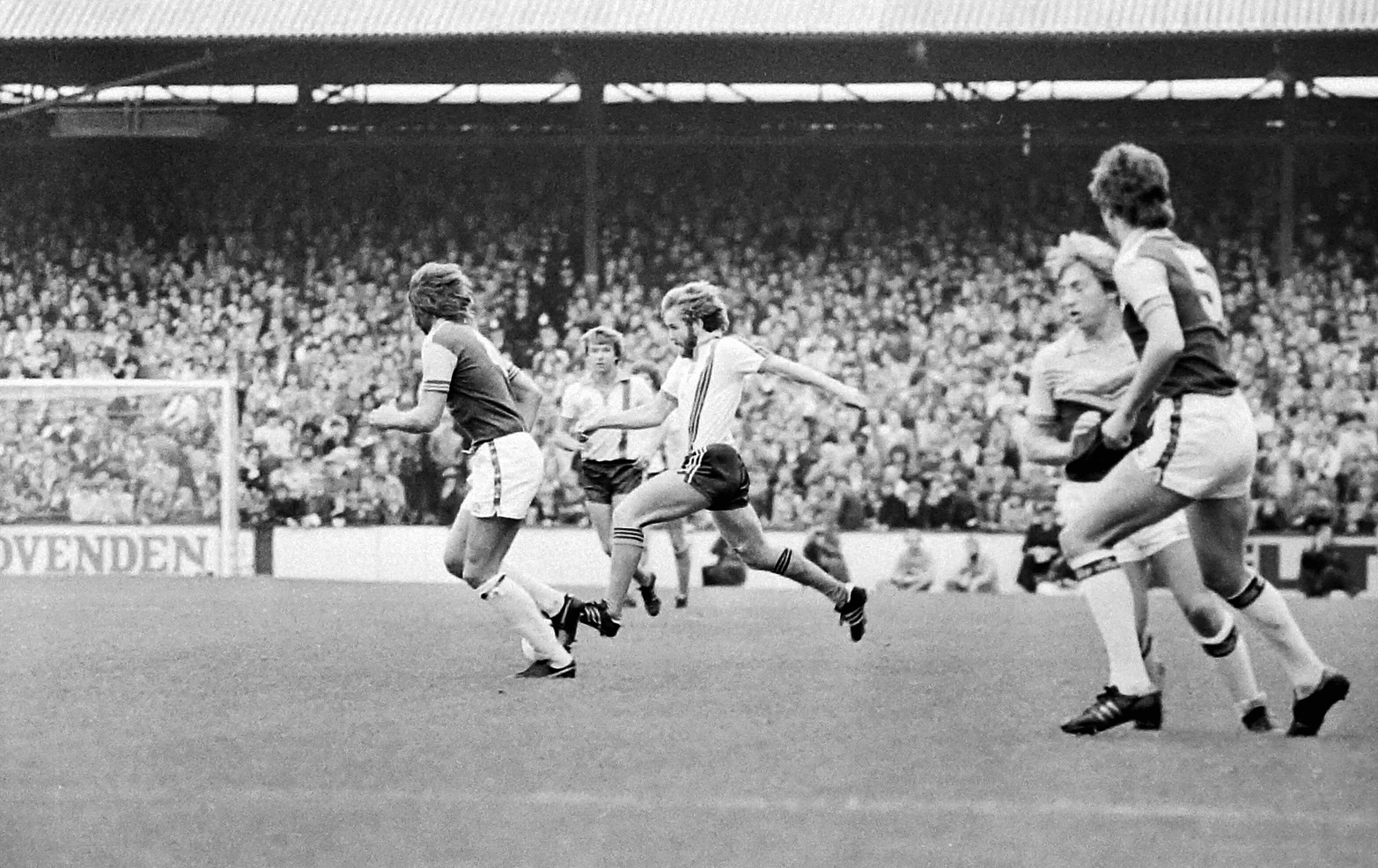 Tony Grealish | Hatters Heritage | A History of Luton Town FC