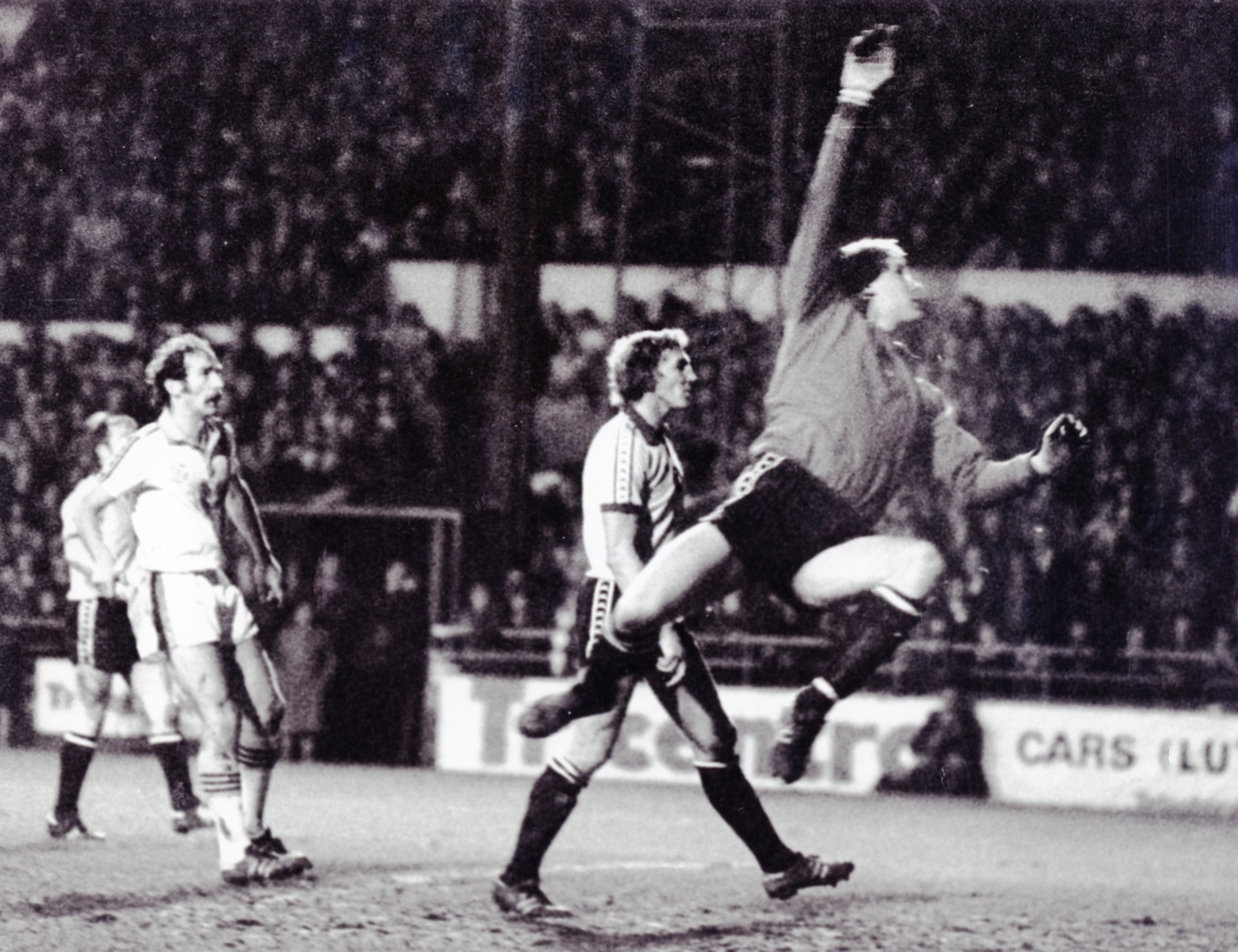 Luton Town FC vs Newcastle United (8th Dec 1979) | Hatters Heritage | A ...