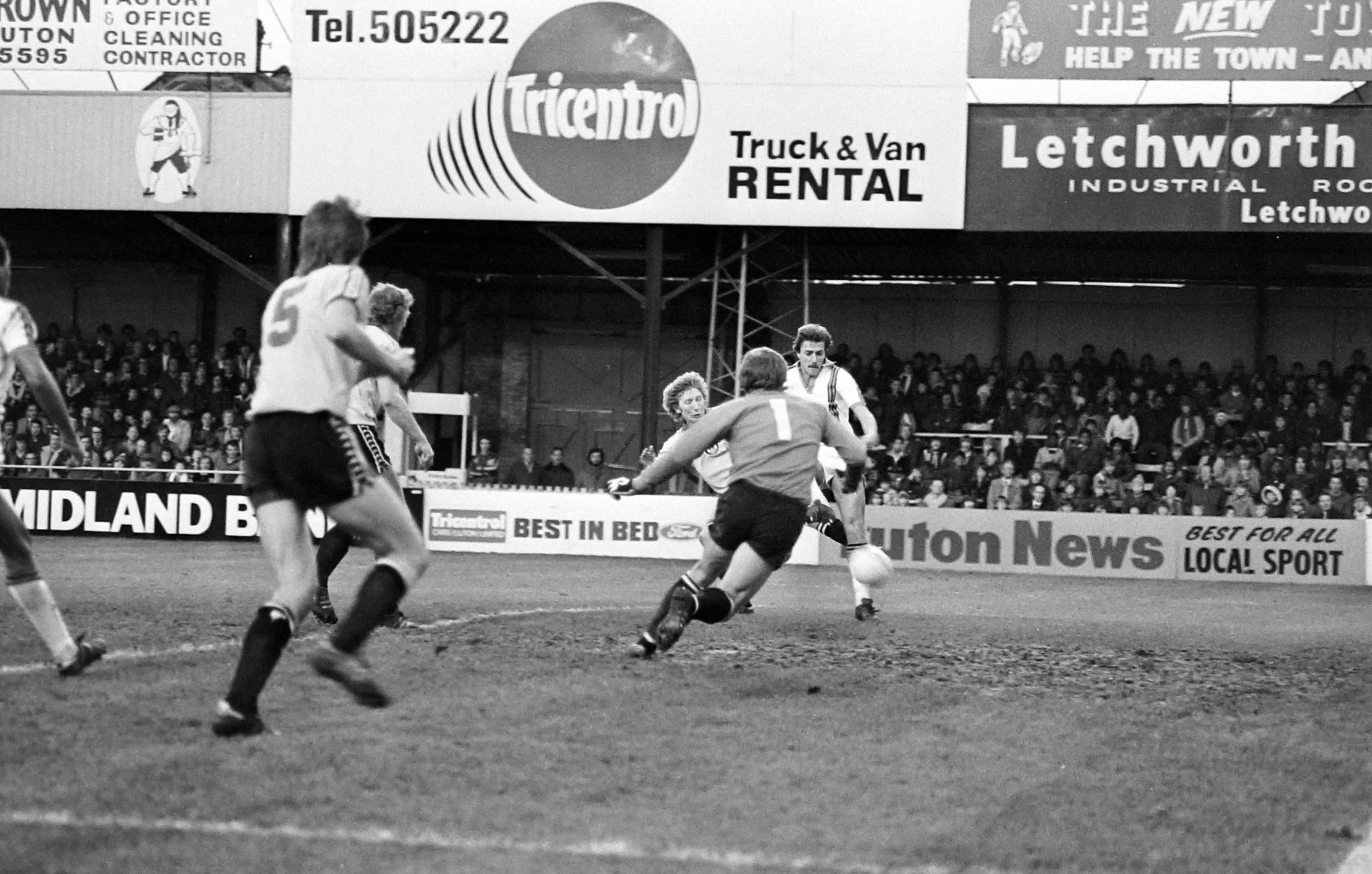 Luton Town FC vs Newcastle United (8th Dec 1979) | Hatters Heritage | A ...