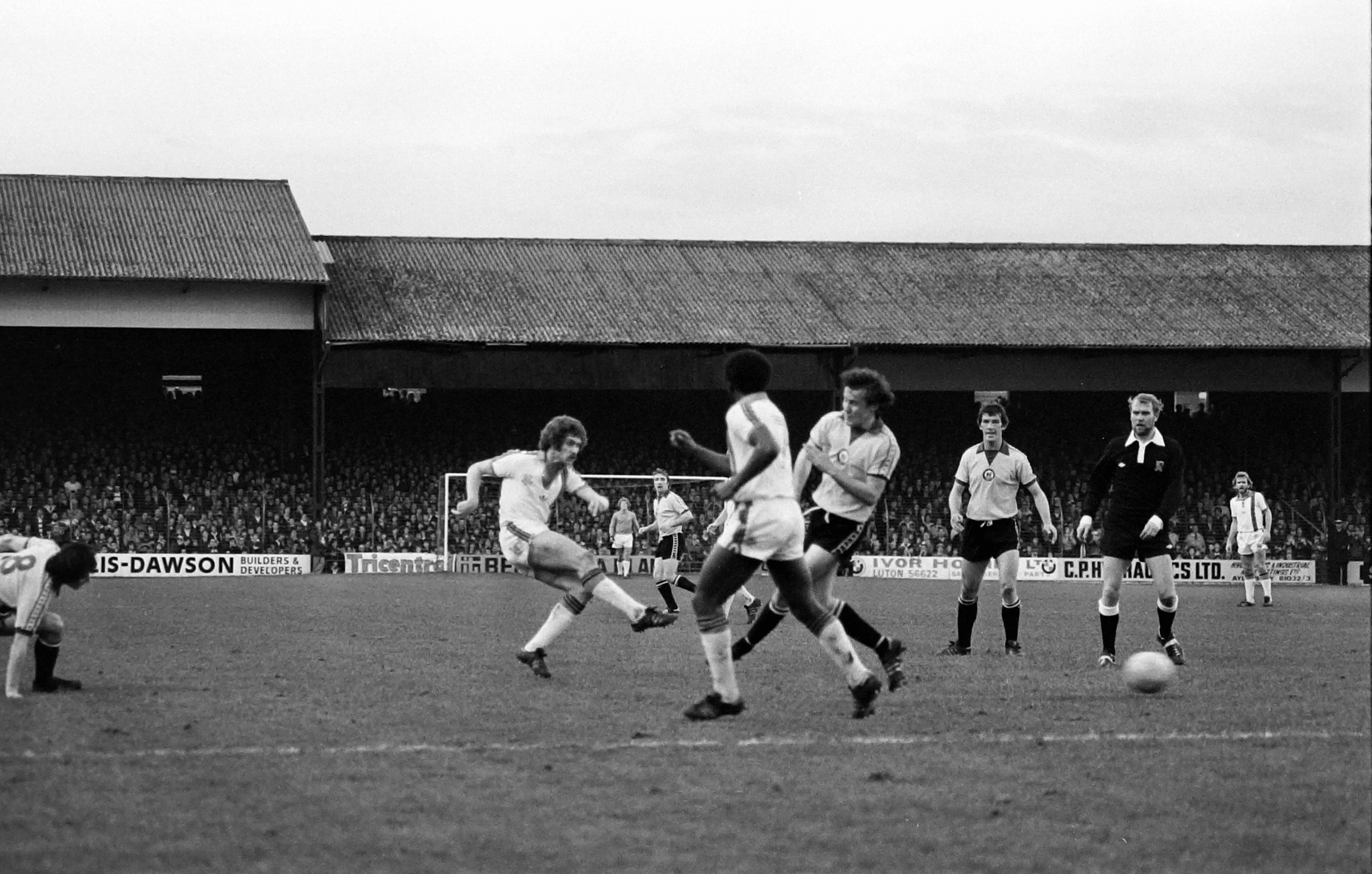 Luton Town FC vs Newcastle United (8th Dec 1979) | Hatters Heritage | A ...
