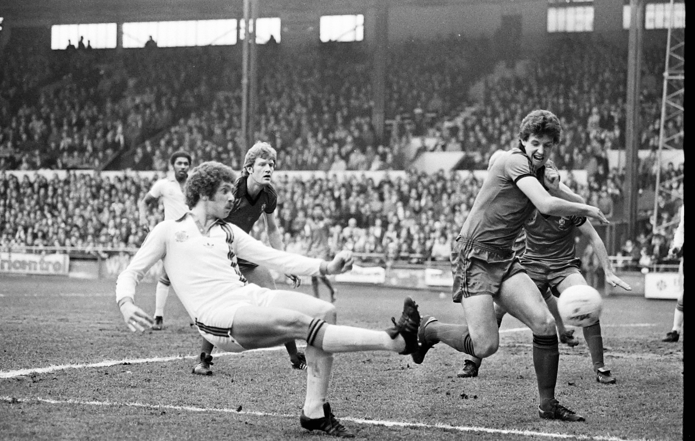 Mike Saxby | Hatters Heritage | A History of Luton Town FC