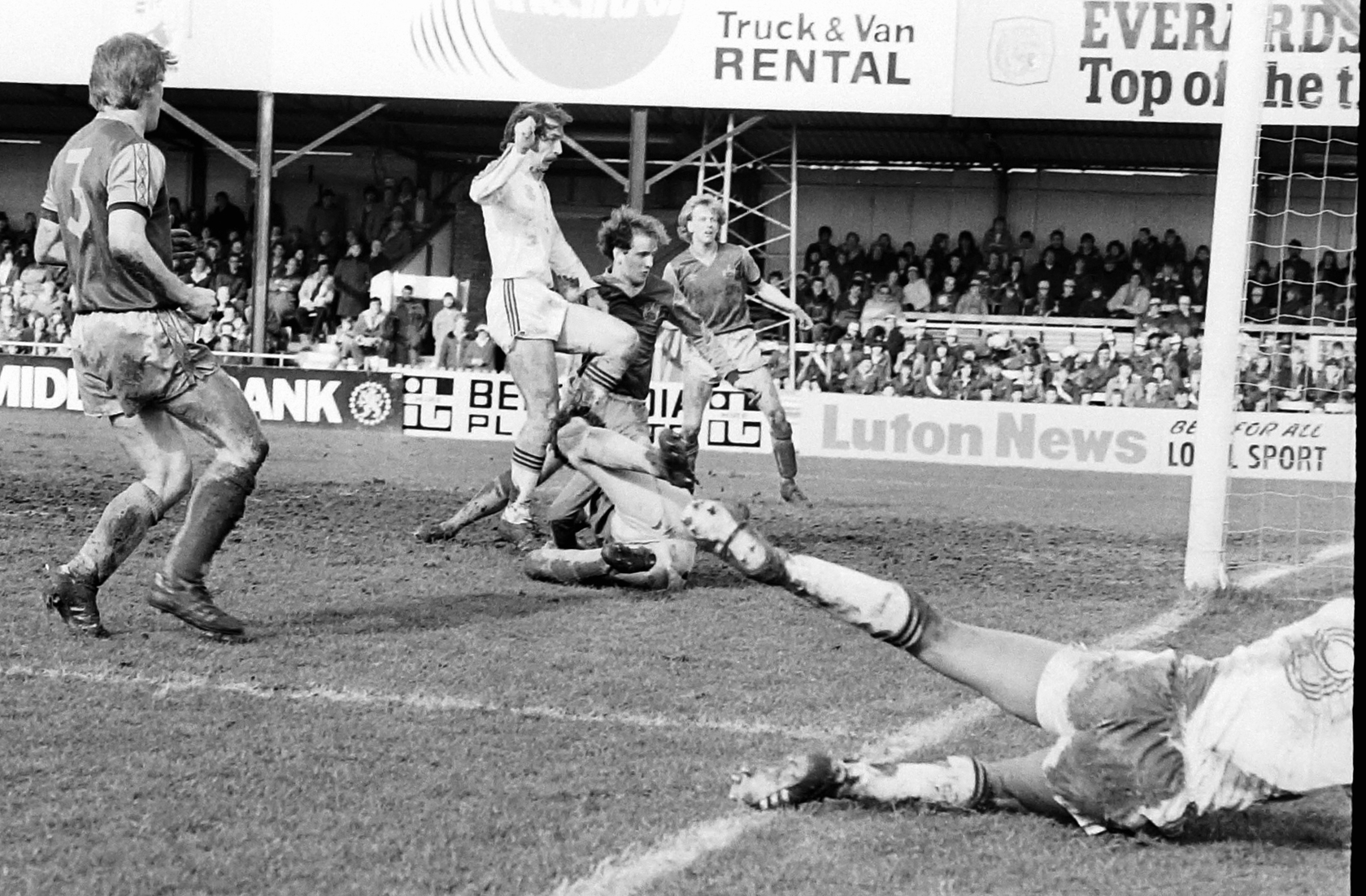 Bob Hatton | Hatters Heritage | A History of Luton Town FC