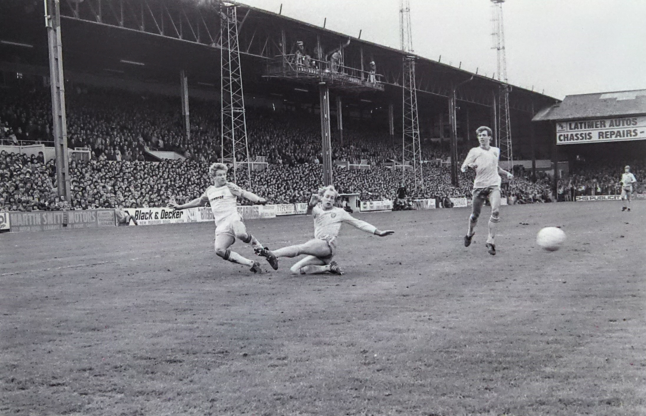 Luton Town FC vs Norwich City (12th Apr 1982) | Hatters Heritage | A ...