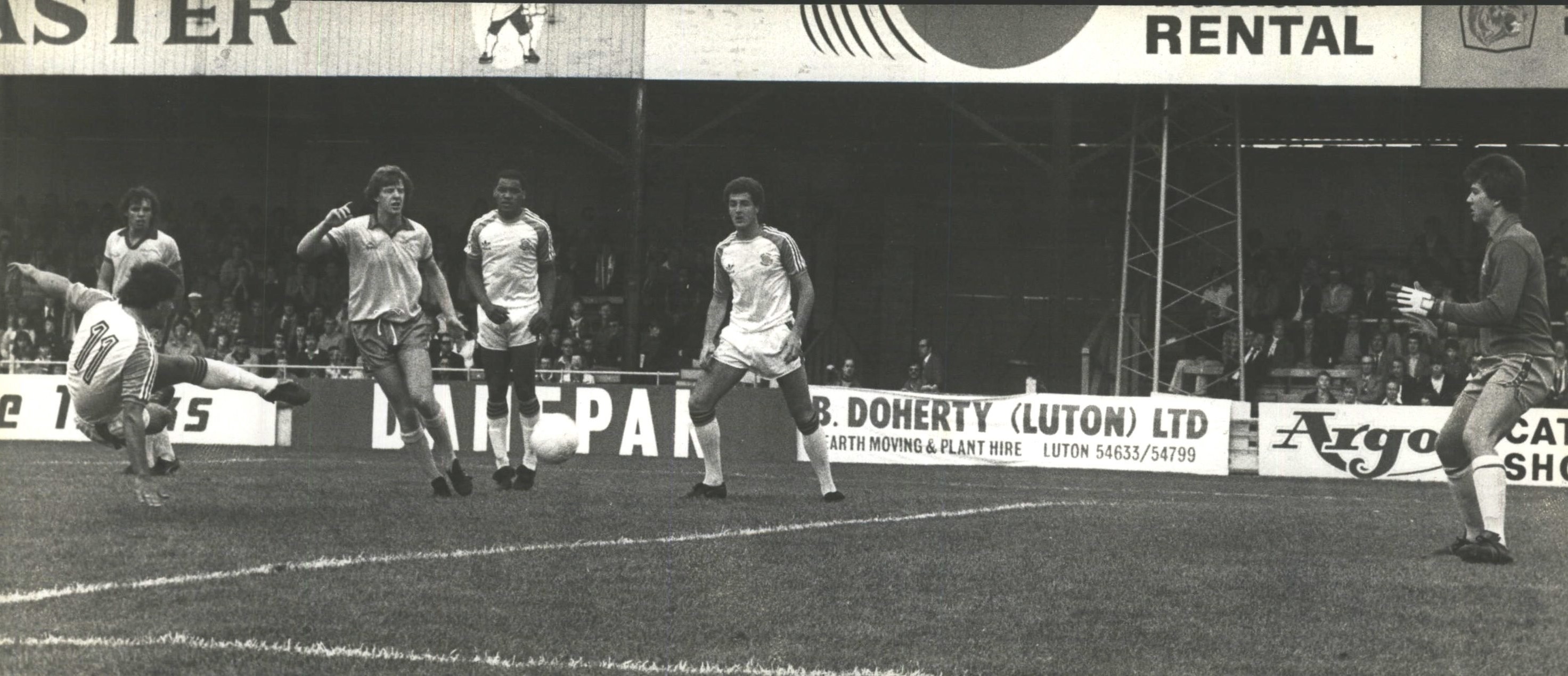 Wayne Turner | Hatters Heritage | A History of Luton Town FC