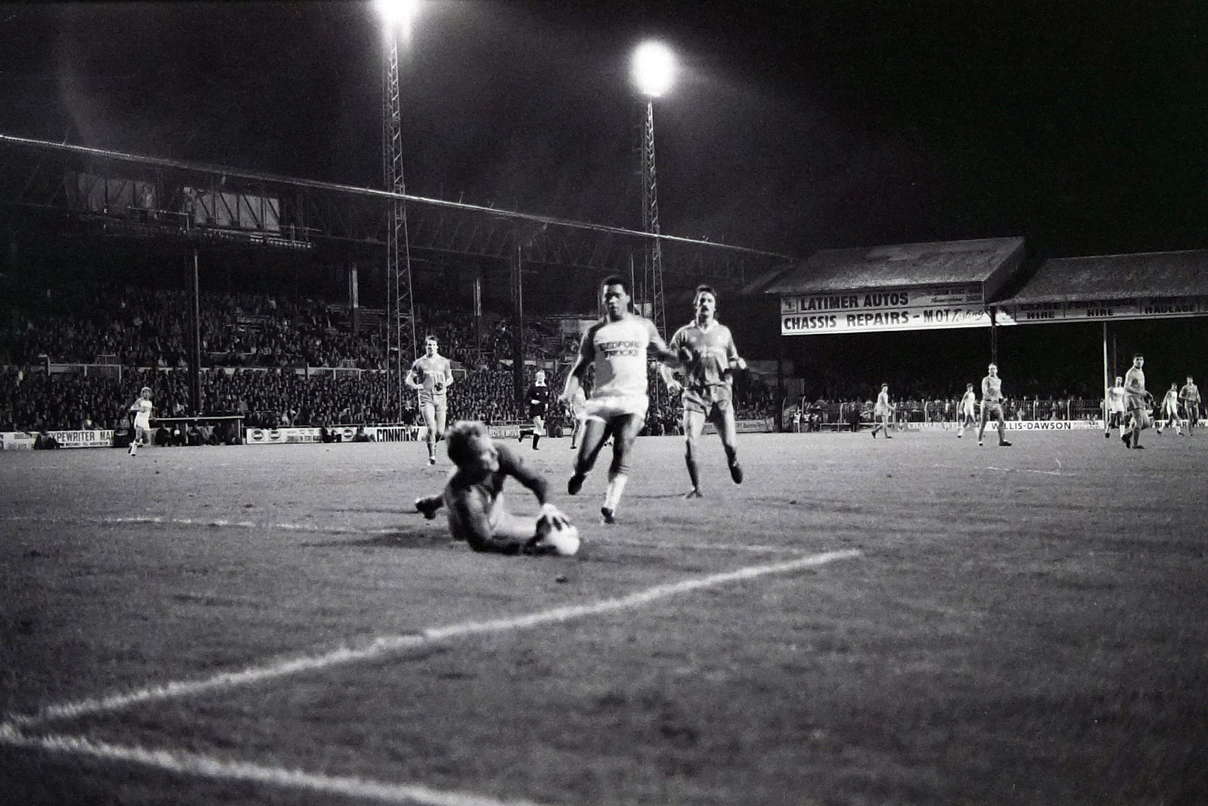 Luton Town FC vs Blackpool (9th Nov 1982) | Hatters Heritage | A ...