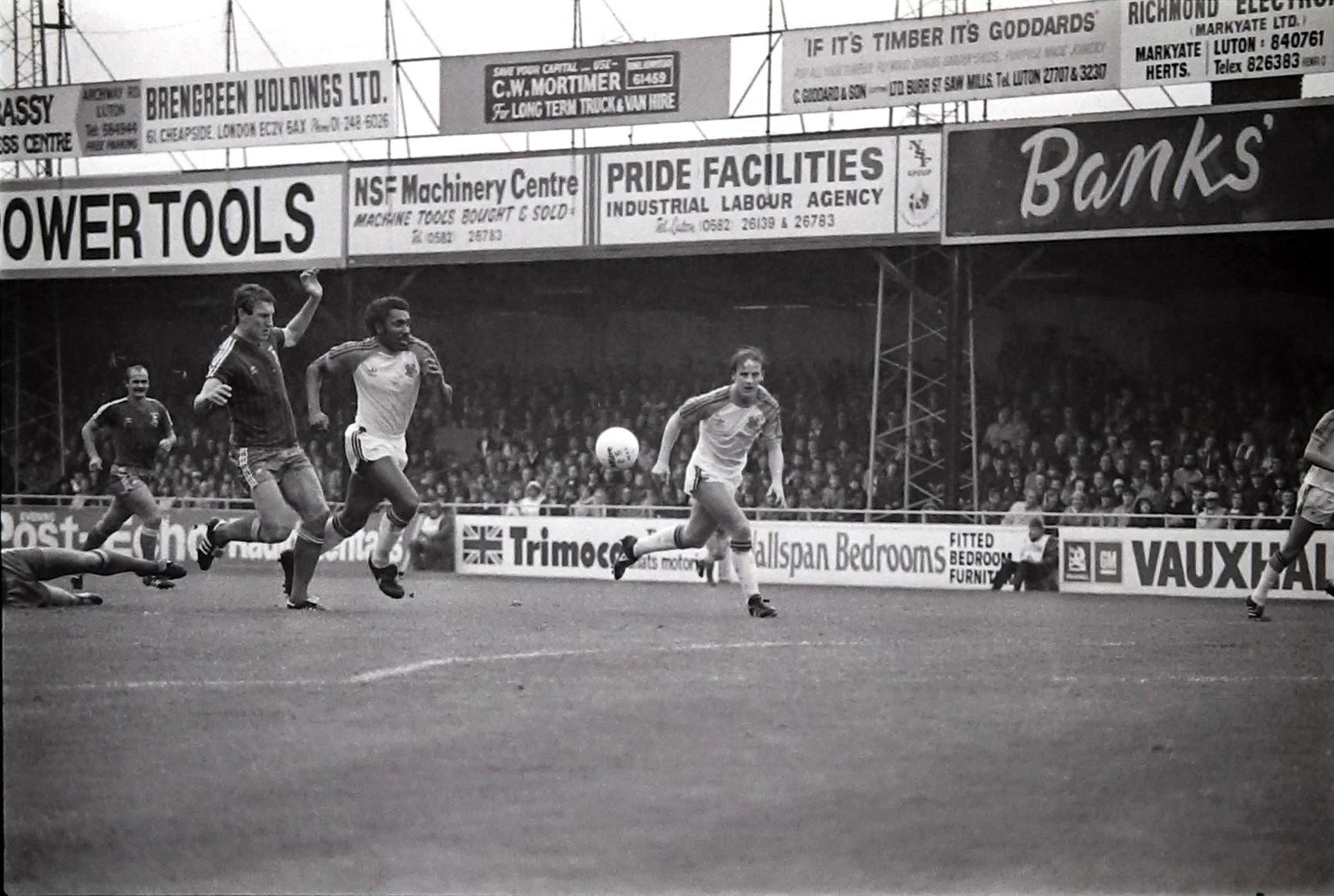 Luton Town FC vs Ipswich Town (16th Oct 1982) | Hatters Heritage | A ...