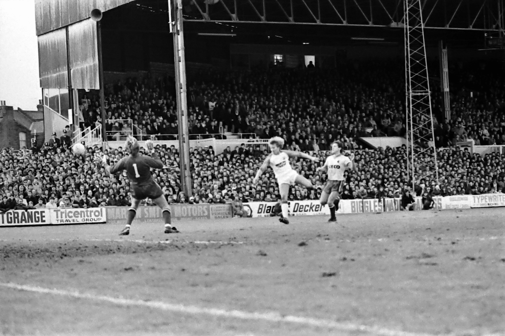 Luton Town FC vs Watford (27th Dec 1983) | Hatters Heritage | A History ...