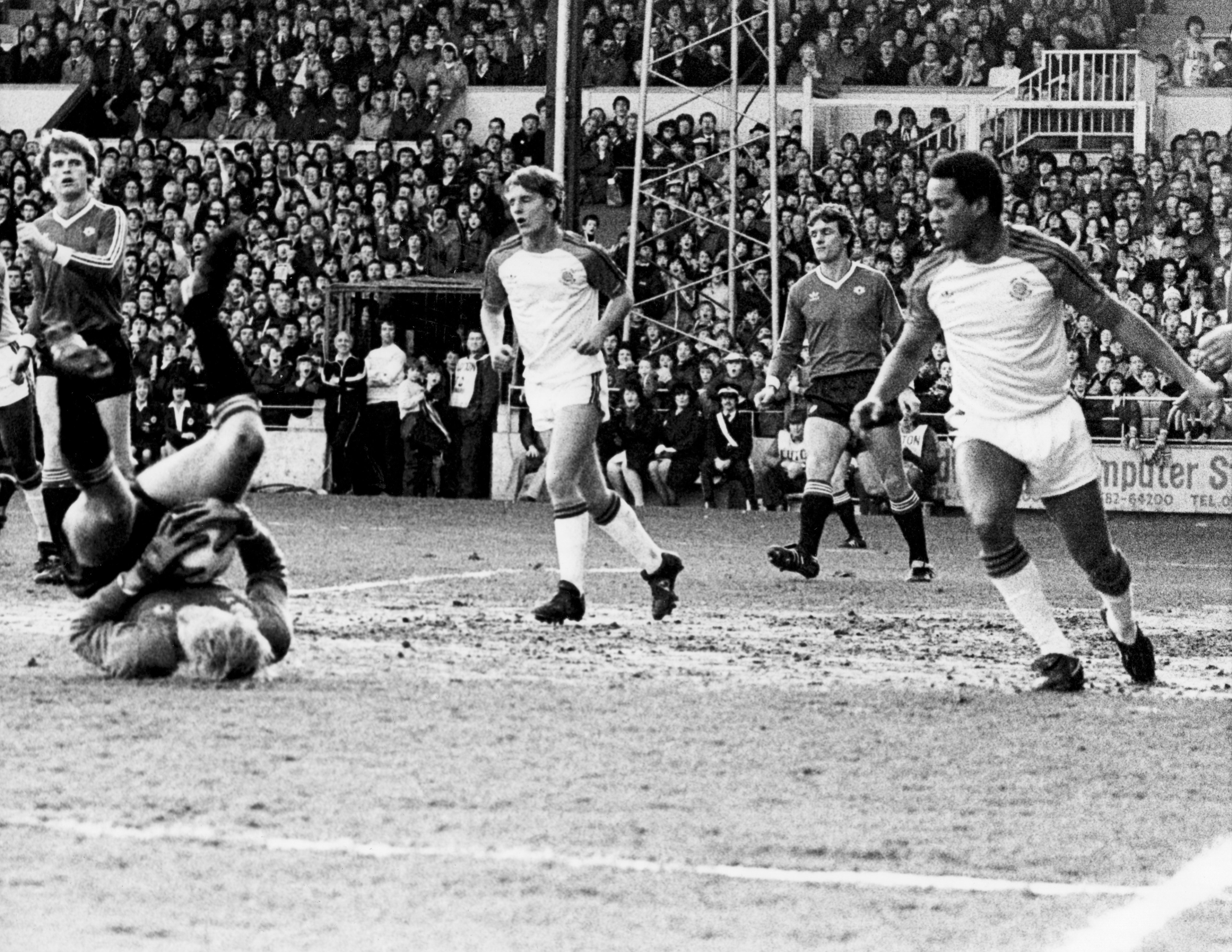 Luton Town FC vs Manchester United (29th Jan 1983) | Hatters Heritage ...