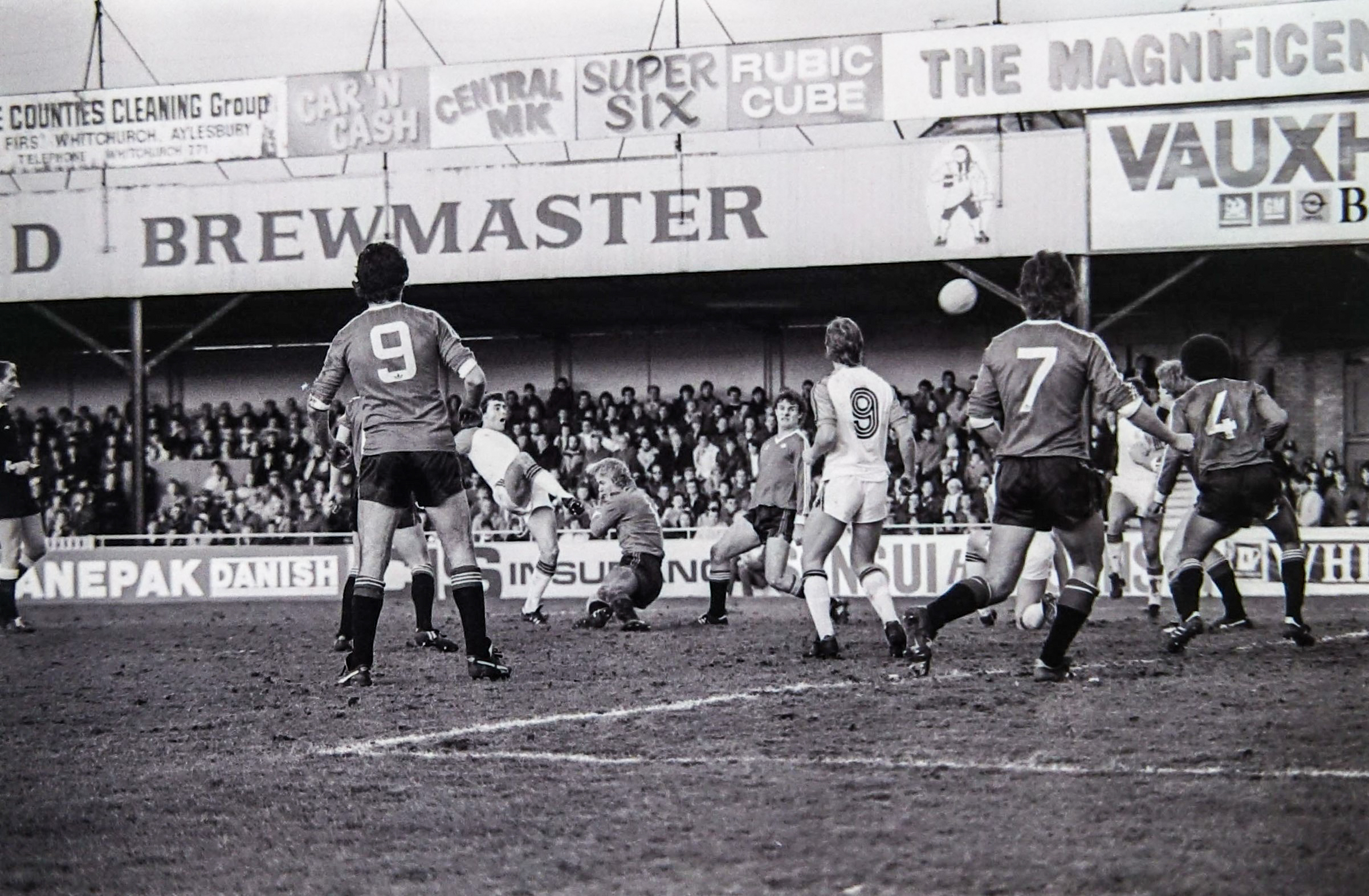 Luton Town FC vs Manchester United (29th Jan 1983) | Hatters Heritage ...