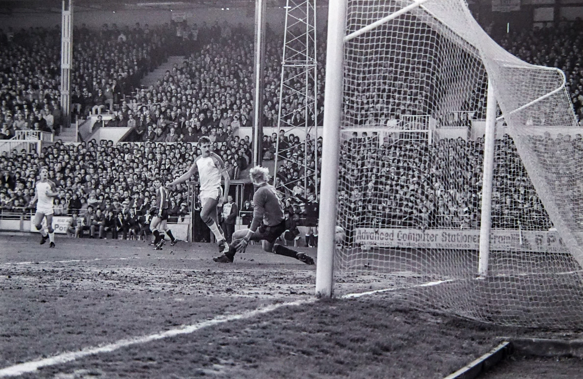 Luton Town FC vs Manchester United (29th Jan 1983) | Hatters Heritage ...
