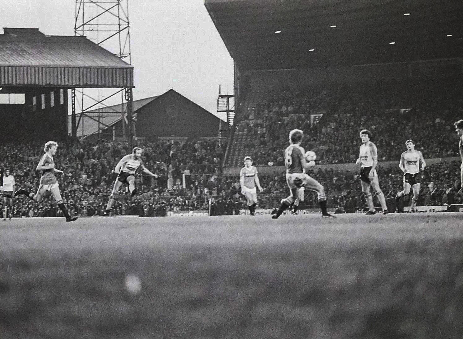 Manchester United vs Luton Town FC (9th May 1983) | Hatters Heritage ...