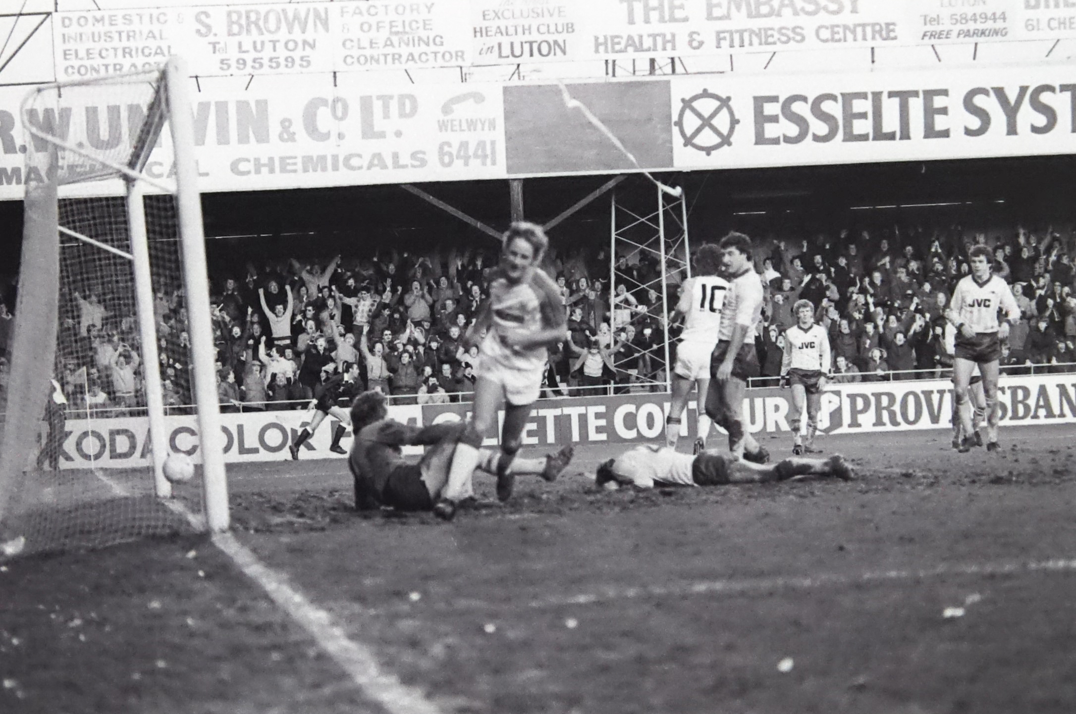 Luton Town FC vs Arsenal (14th Jan 1984) | Hatters Heritage | A History ...