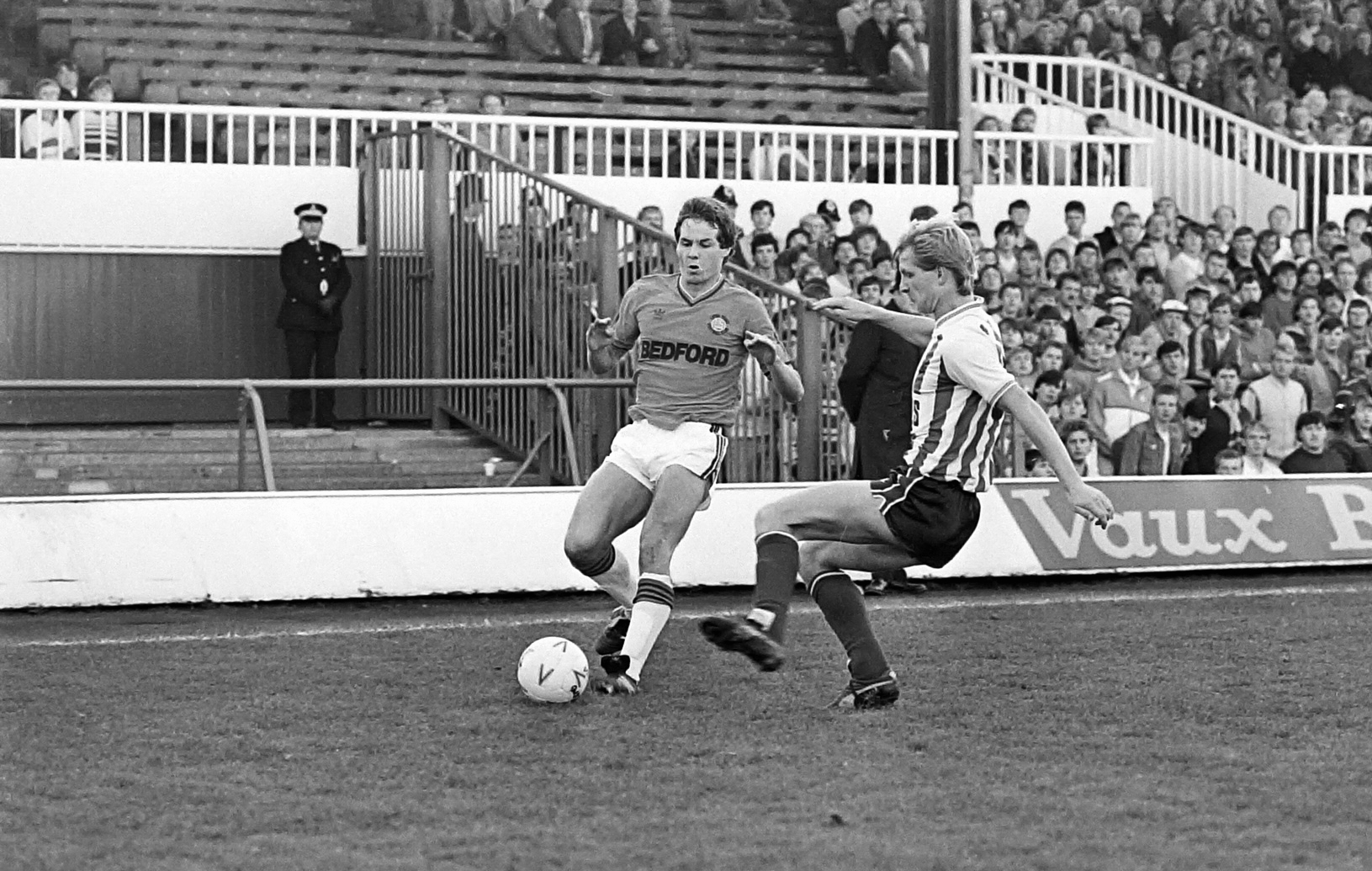 Steve Elliott | Hatters Heritage | A History of Luton Town FC