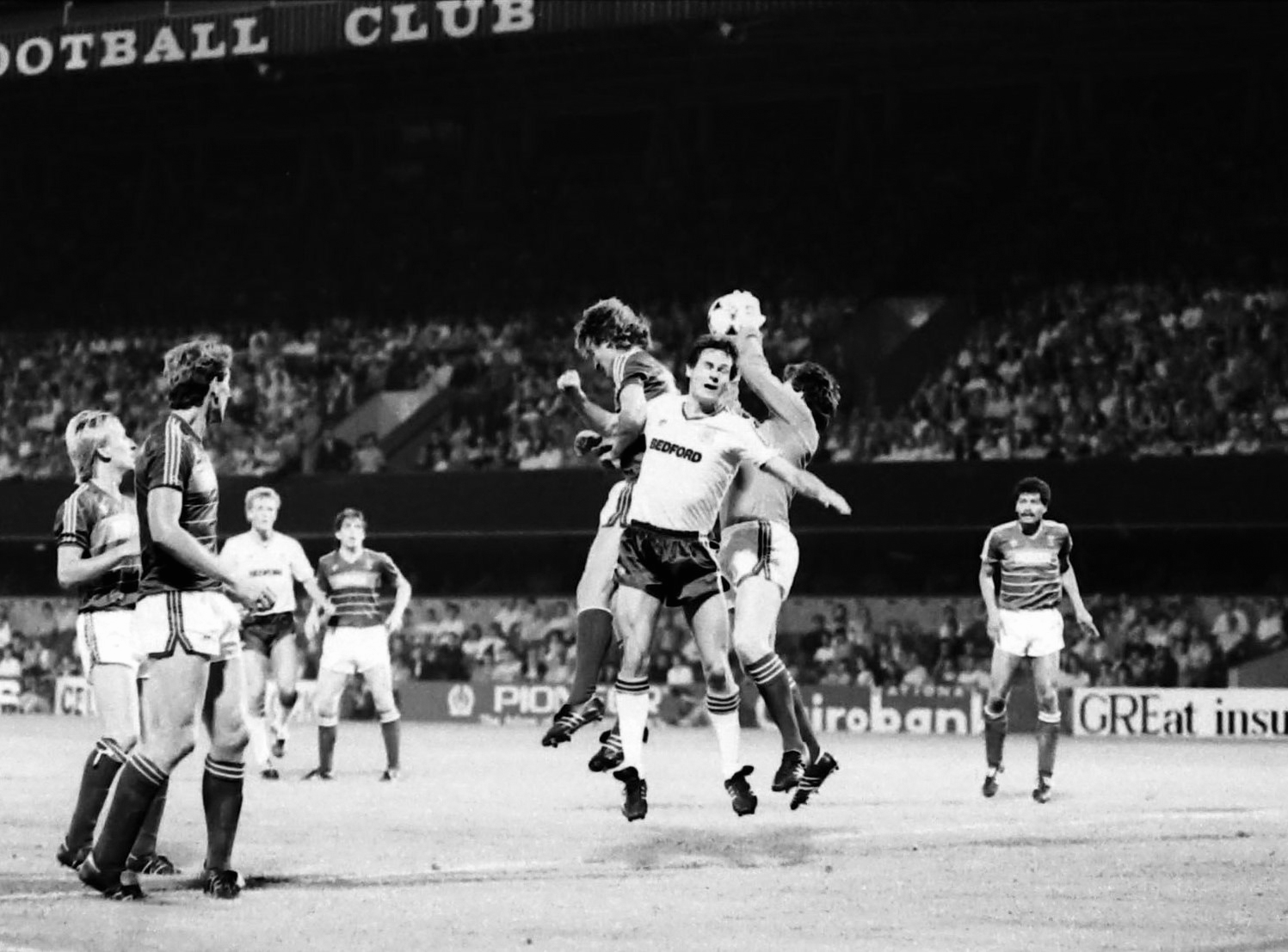 Steve Elliott | Hatters Heritage | A History of Luton Town FC