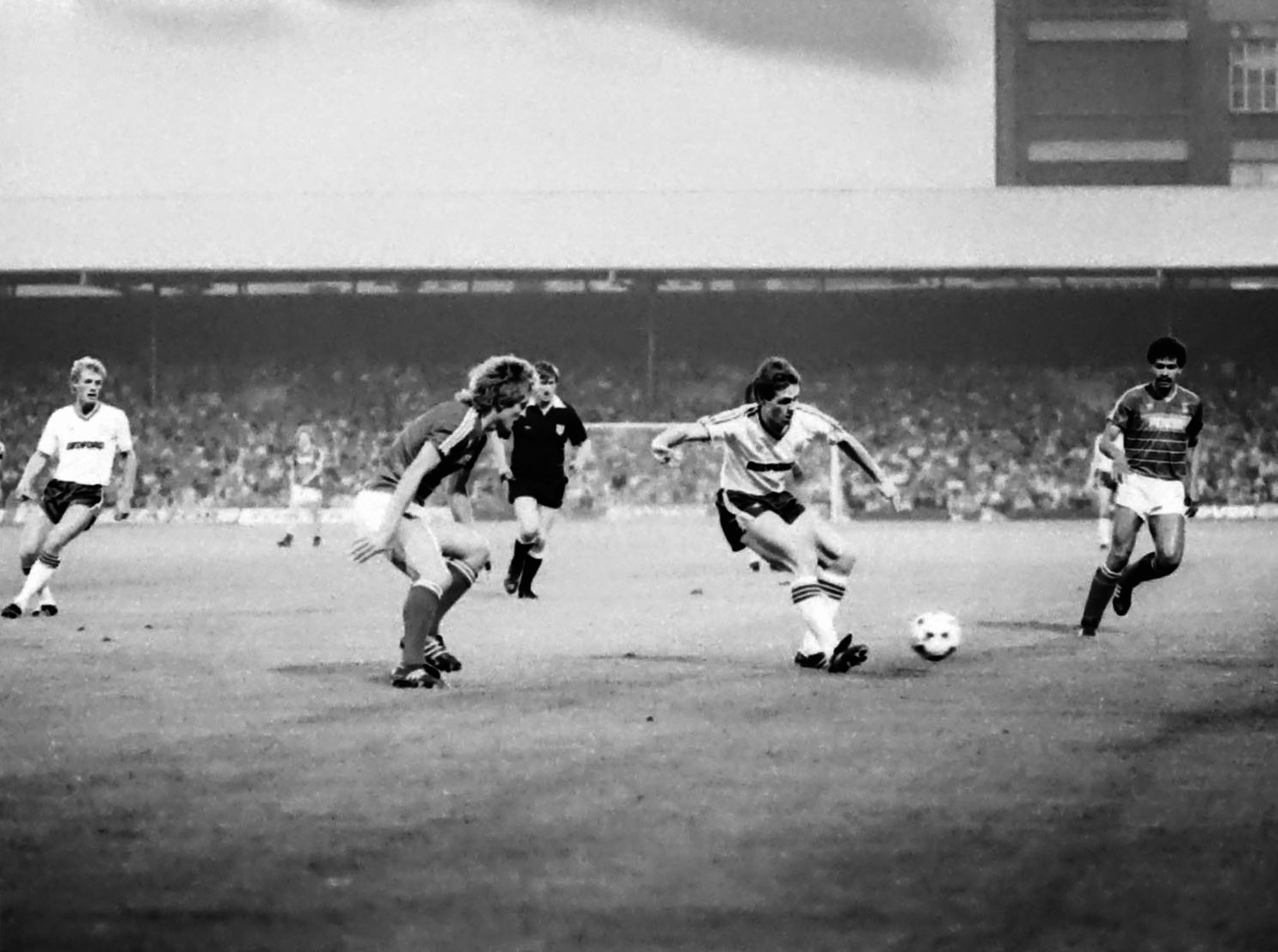 Steve Elliott | Hatters Heritage | A History of Luton Town FC