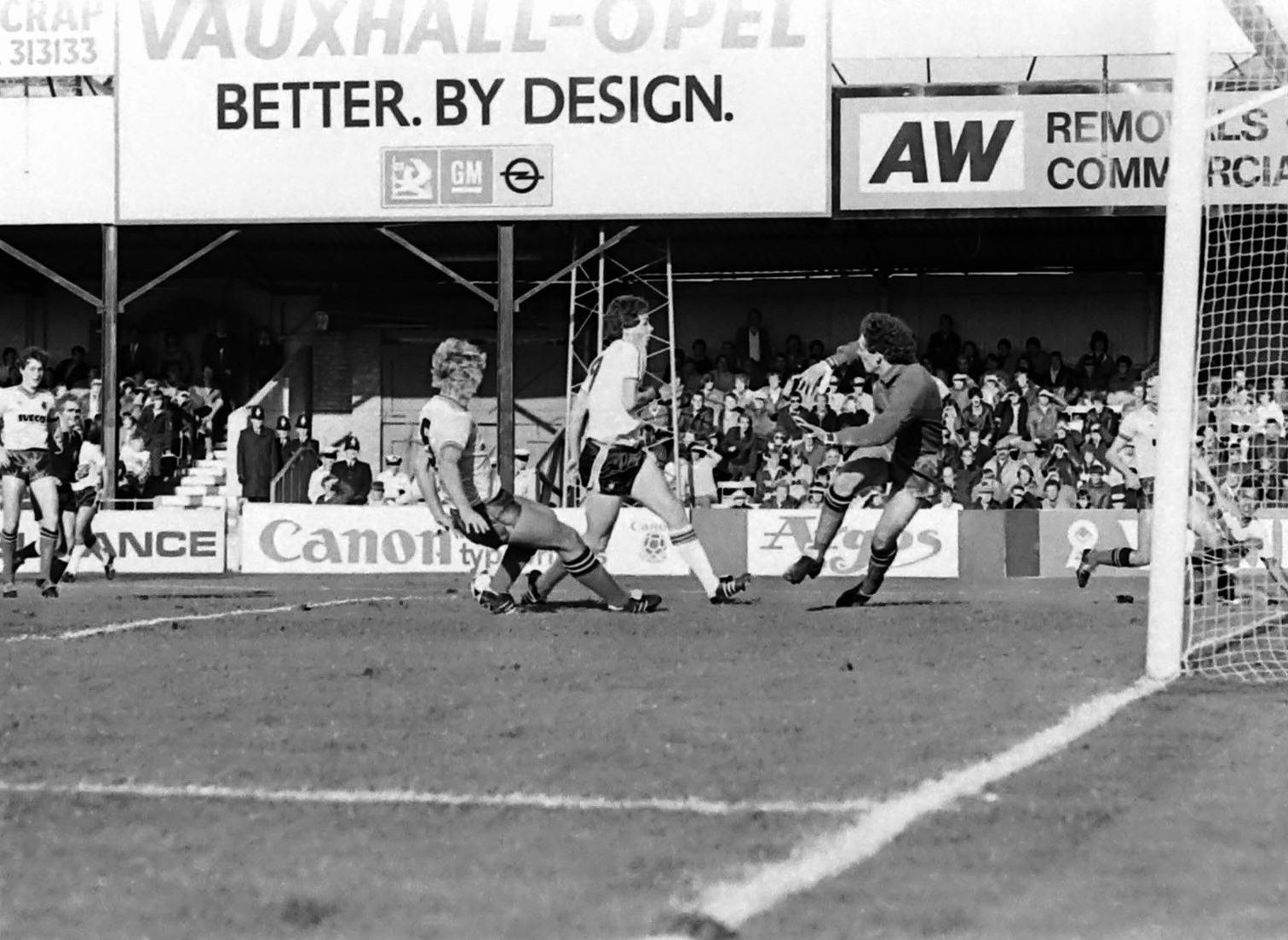 Steve Elliott | Hatters Heritage | A History of Luton Town FC