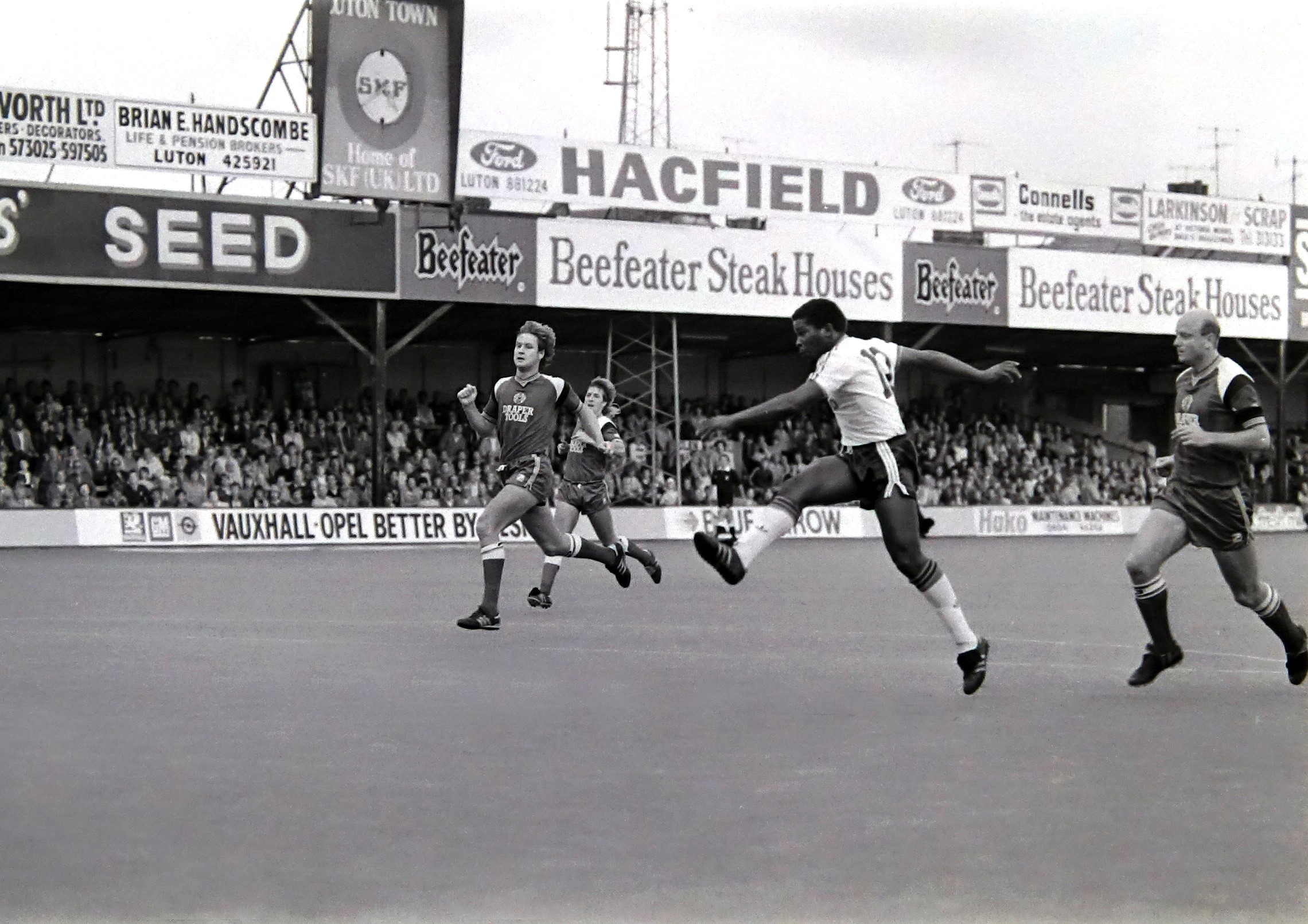 Ray Daniel | Hatters Heritage | A History of Luton Town FC
