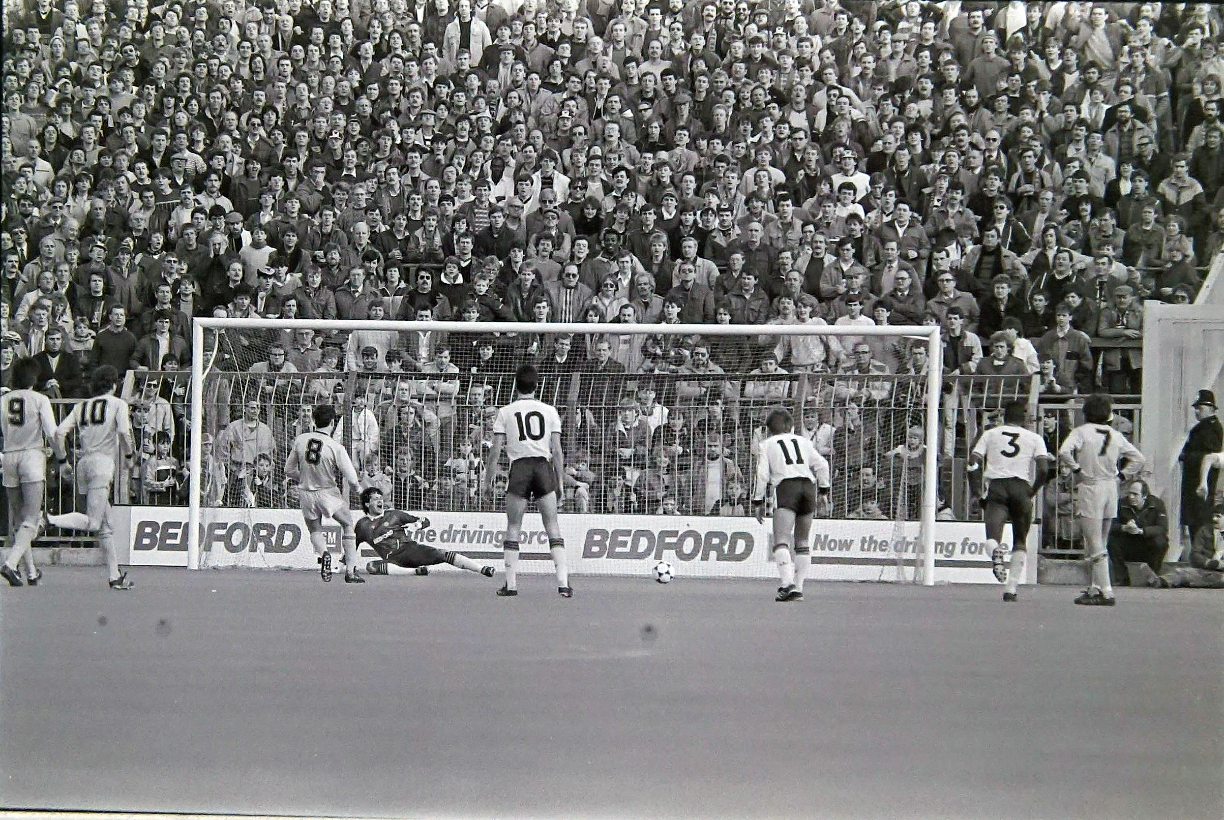 Les Sealey | Hatters Heritage | A History of Luton Town FC