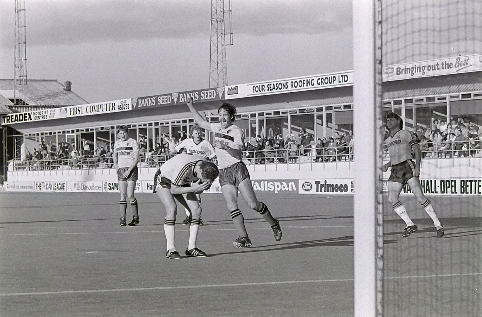 Peter Nicholas | Hatters Heritage | A History of Luton Town FC