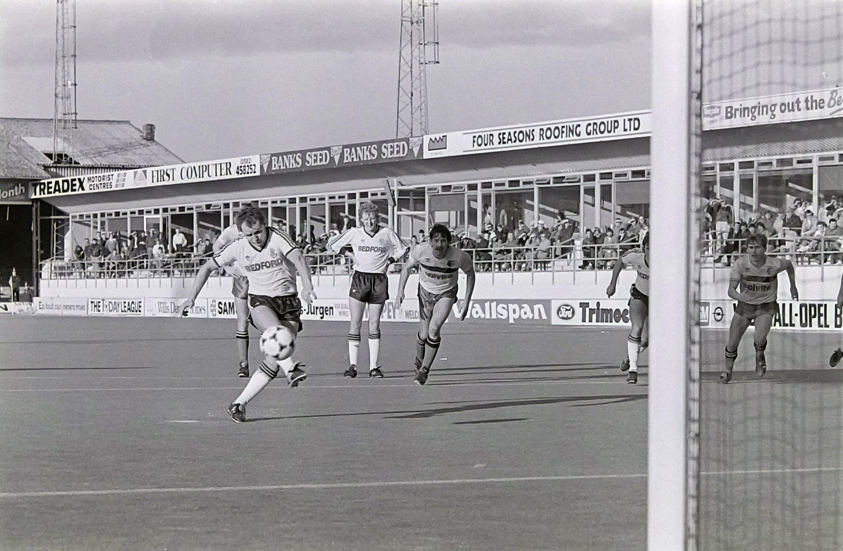 Peter Nicholas | Hatters Heritage | A History of Luton Town FC