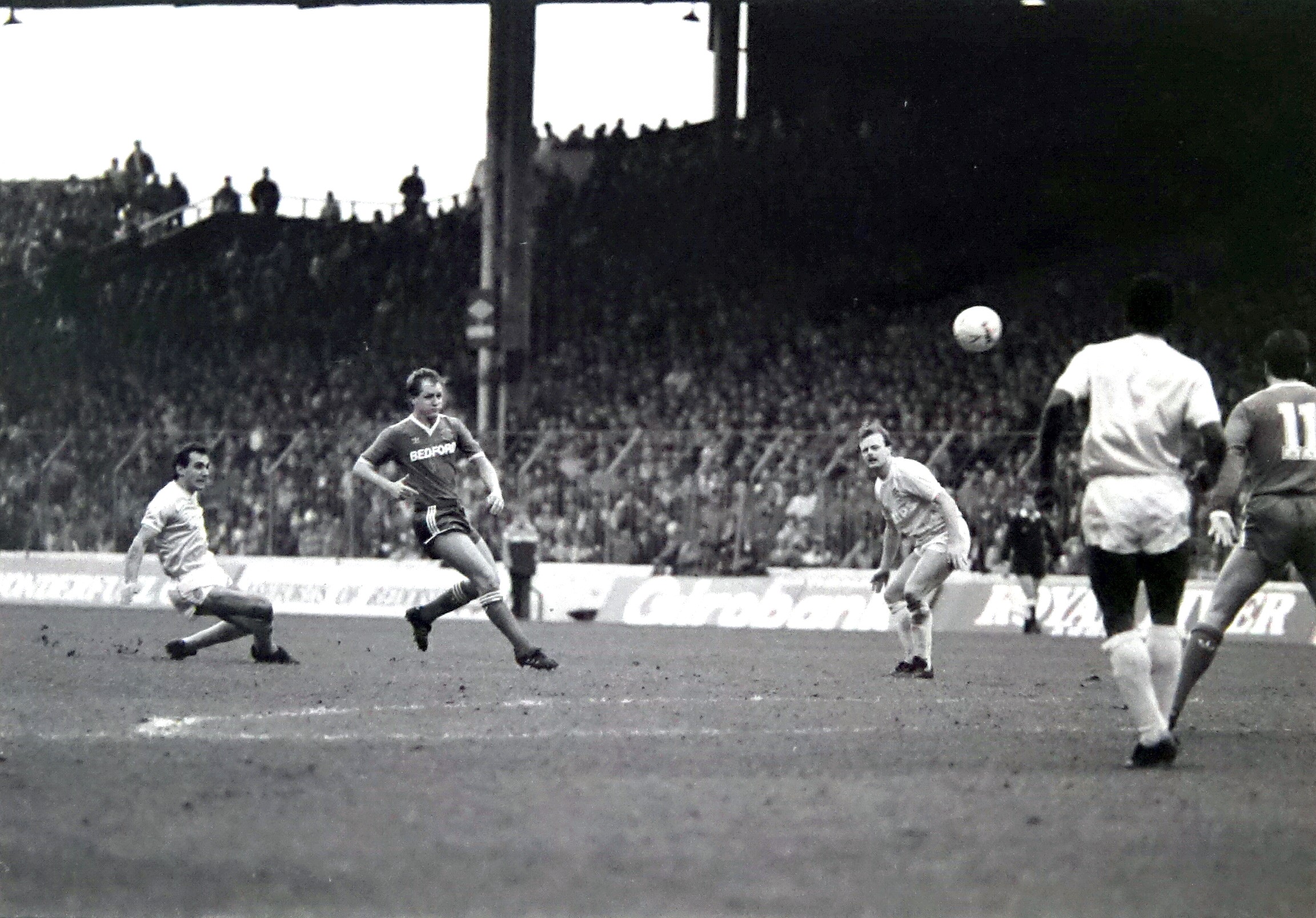 Peter Nicholas | Hatters Heritage | A History of Luton Town FC