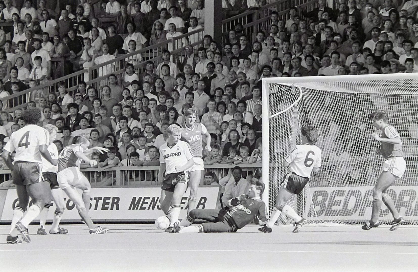 Les Sealey | Hatters Heritage | A History of Luton Town FC