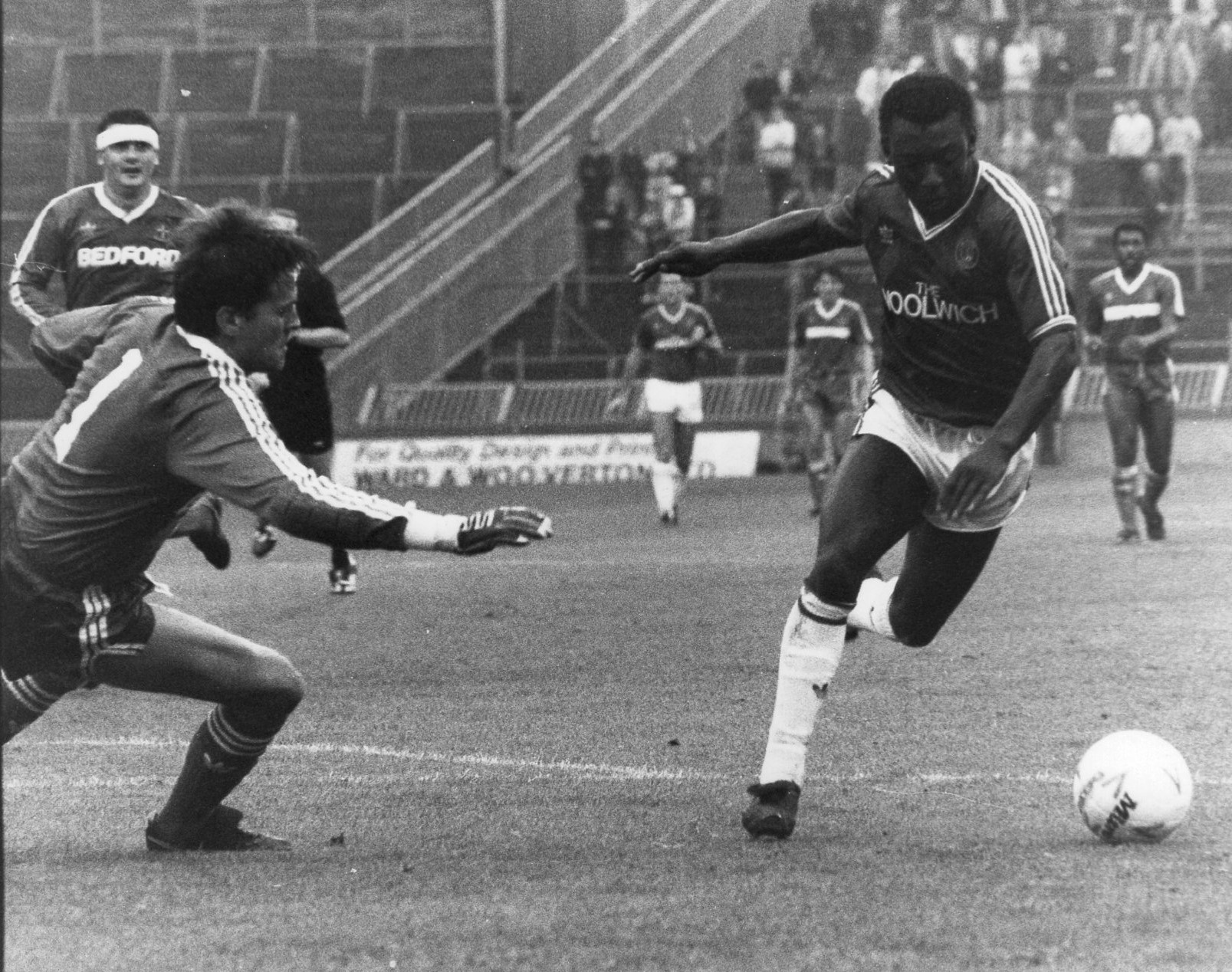 Les Sealey | Hatters Heritage | A History of Luton Town FC