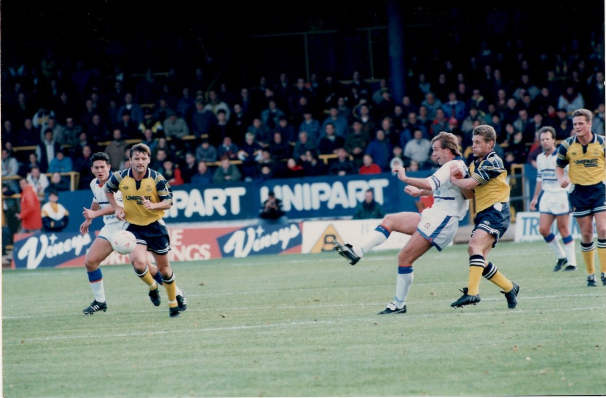 Kerry Dixon | Hatters Heritage | A History of Luton Town FC