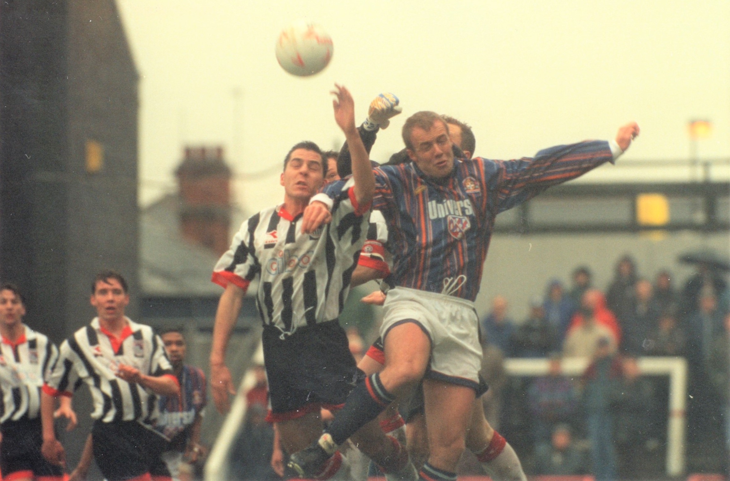 Kerry Dixon | Hatters Heritage | A History of Luton Town FC