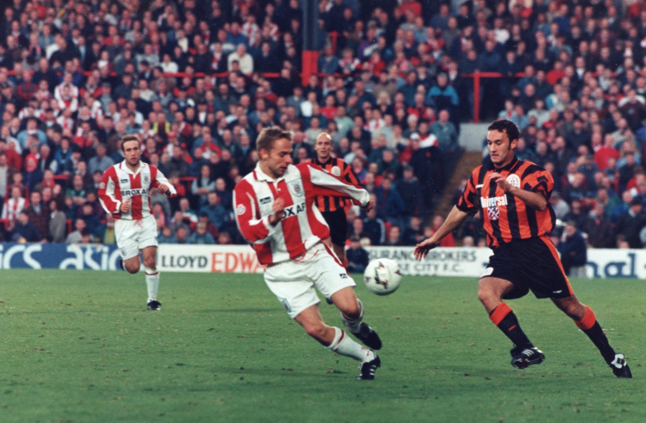 Scott Oakes | Hatters Heritage | A History of Luton Town FC