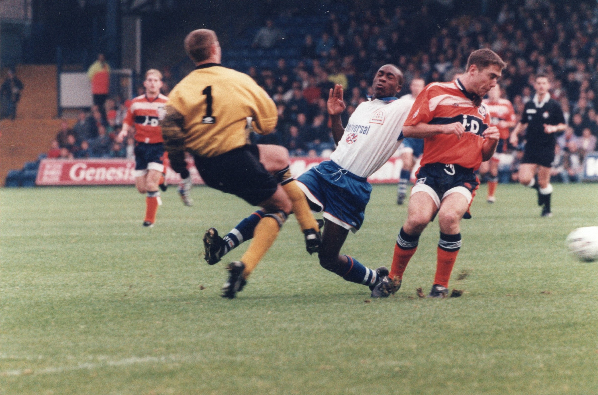 Stuart Douglas | Hatters Heritage | A History of Luton Town FC