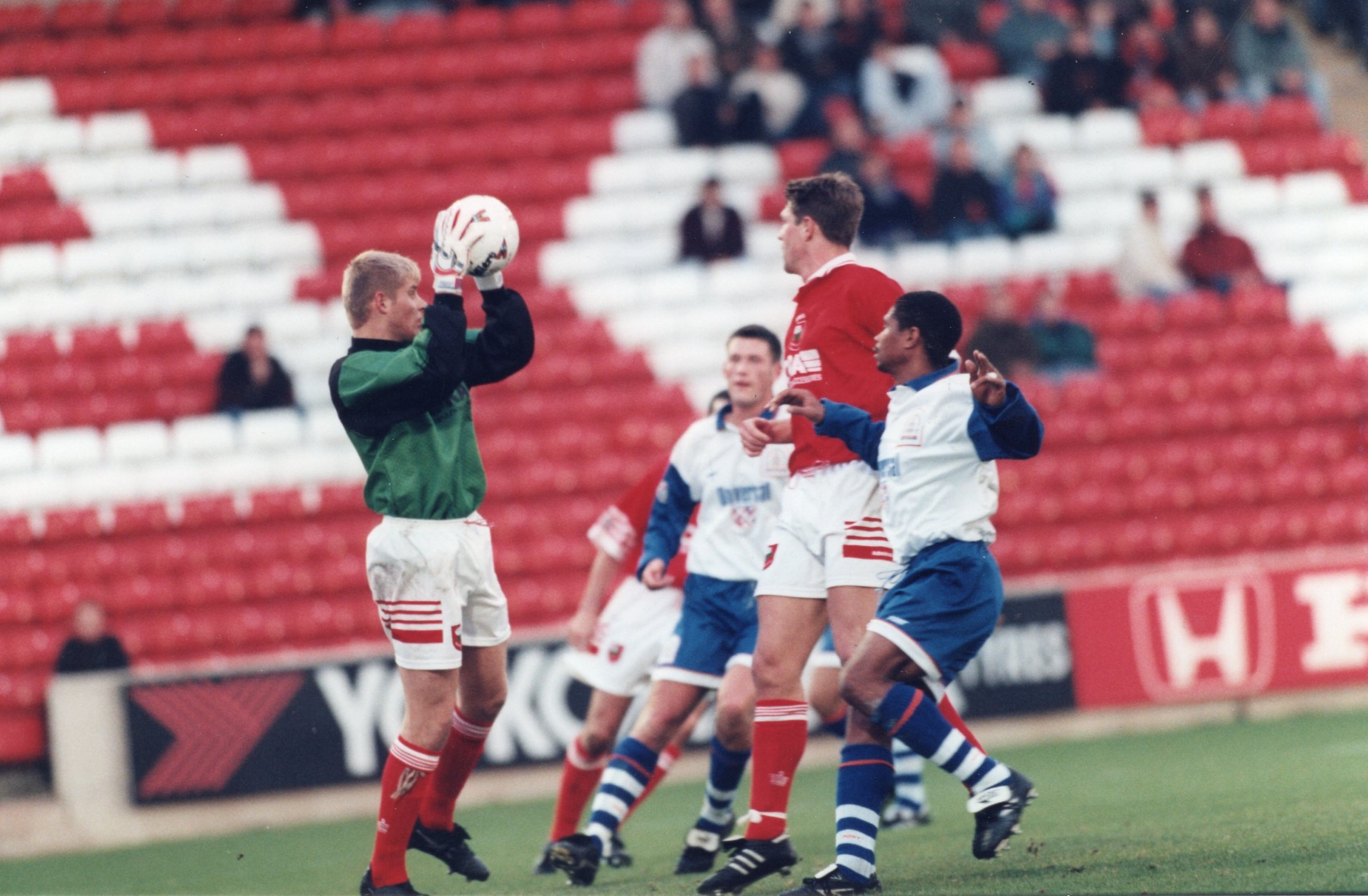 Barnsley vs Luton Town FC (25th Nov 1995) | Hatters Heritage | A ...