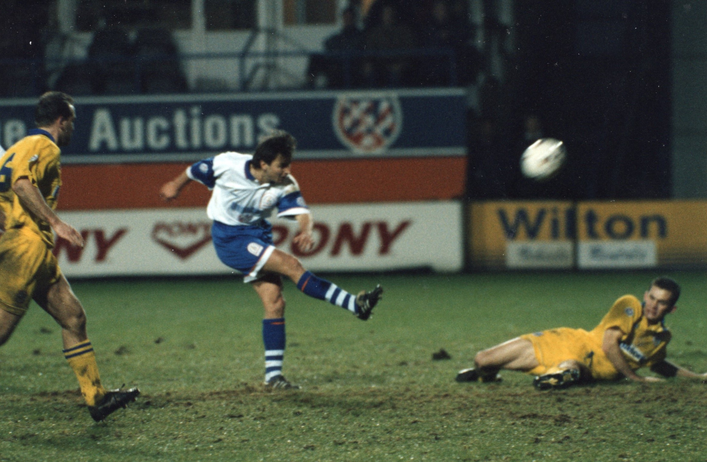 Bontcho Guentchev | Hatters Heritage | A History of Luton Town FC