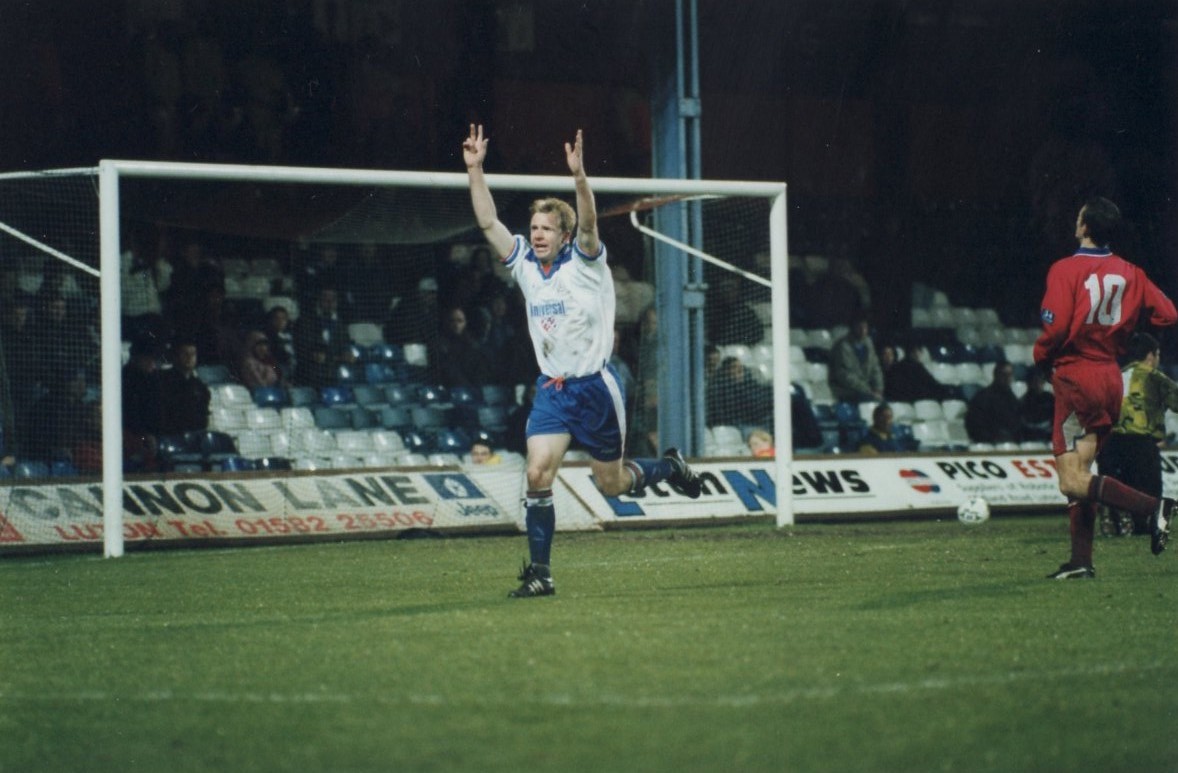 Luton Town FC vs Chesterfield (14th Apr 1998) | Hatters Heritage | A ...