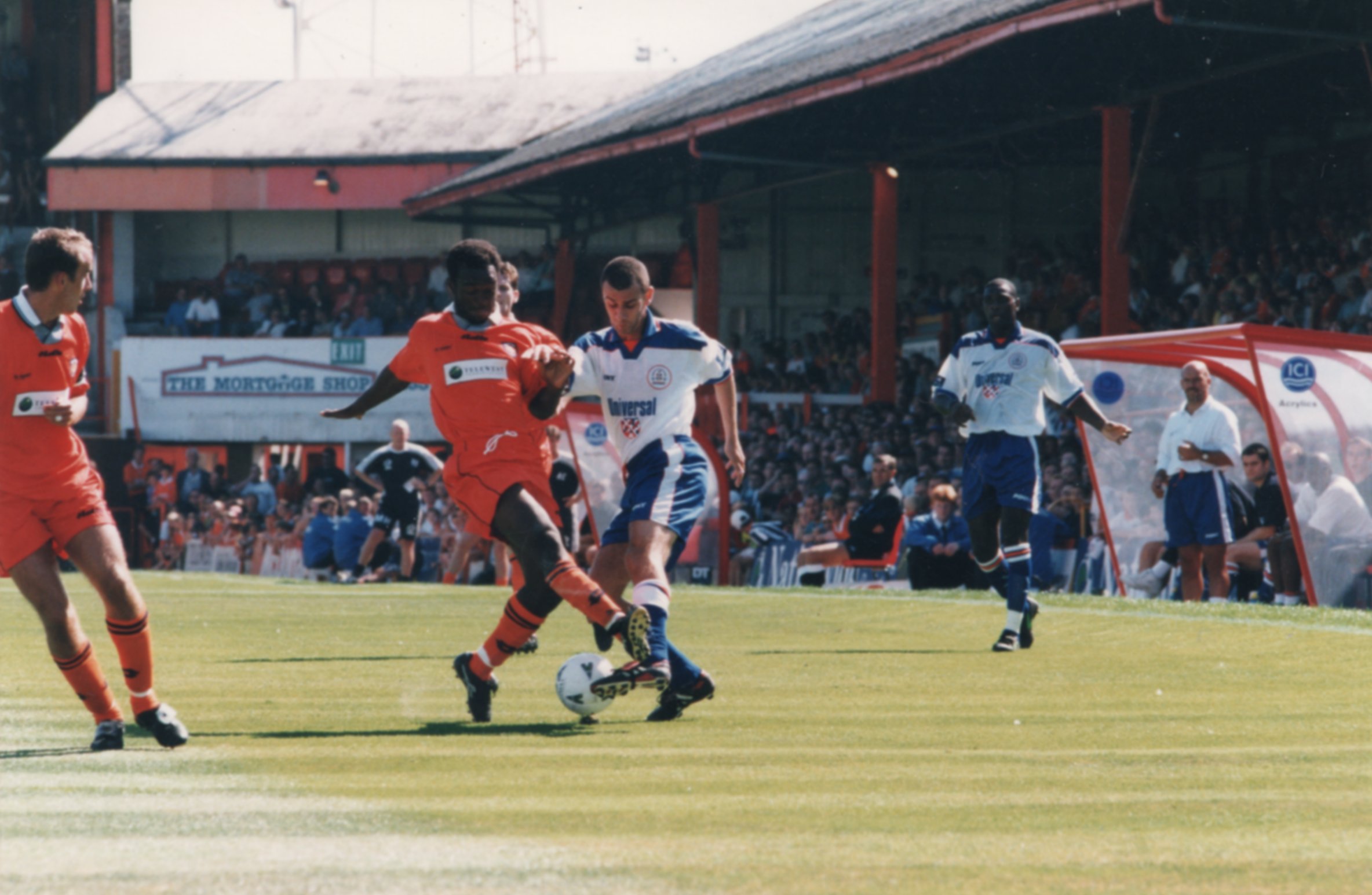 Simon Davies | Hatters Heritage | A History of Luton Town FC